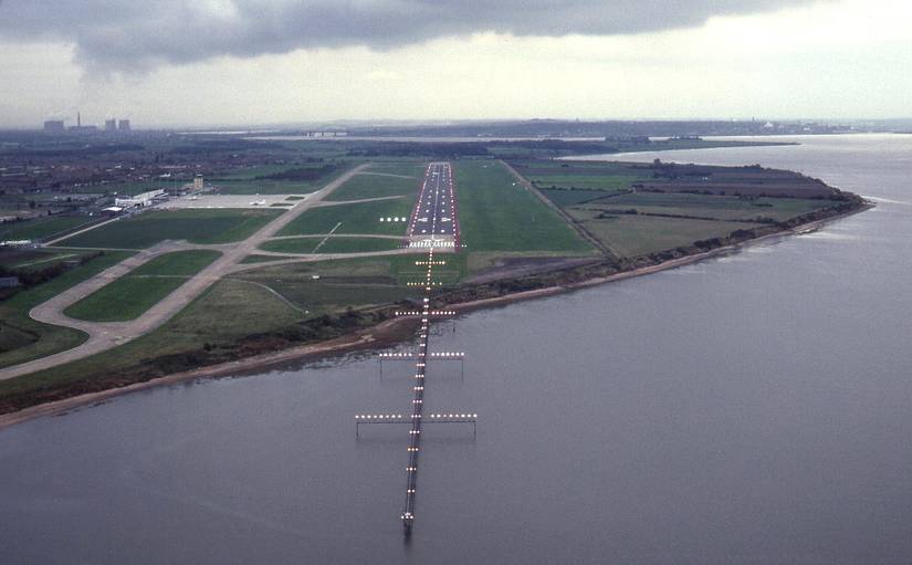 Airports Explained: A Guide To The Various Runway Markings & Lights