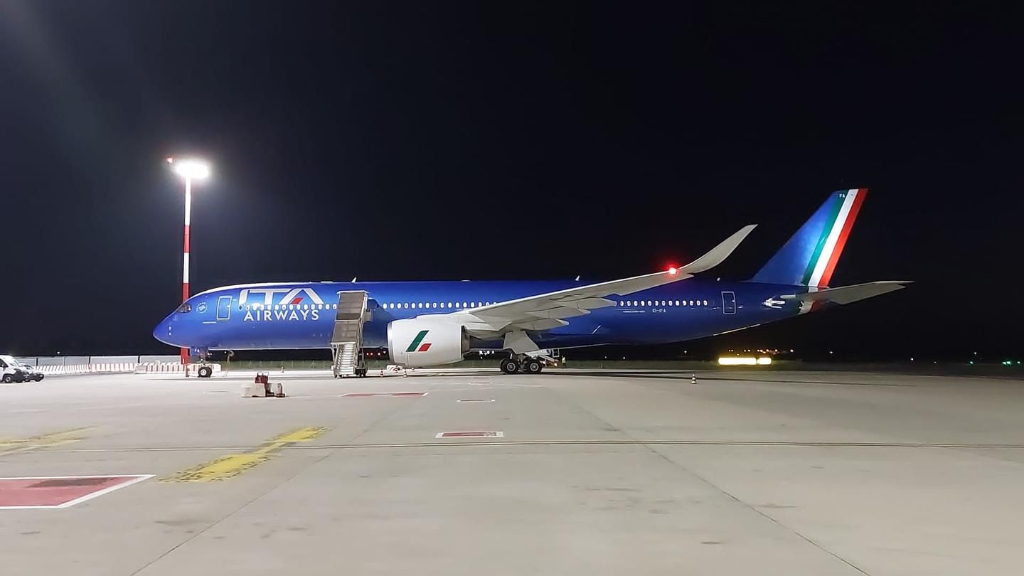 Quick Turnaround: ITA Airways' Airbus A350-900 In Service Hours After ...