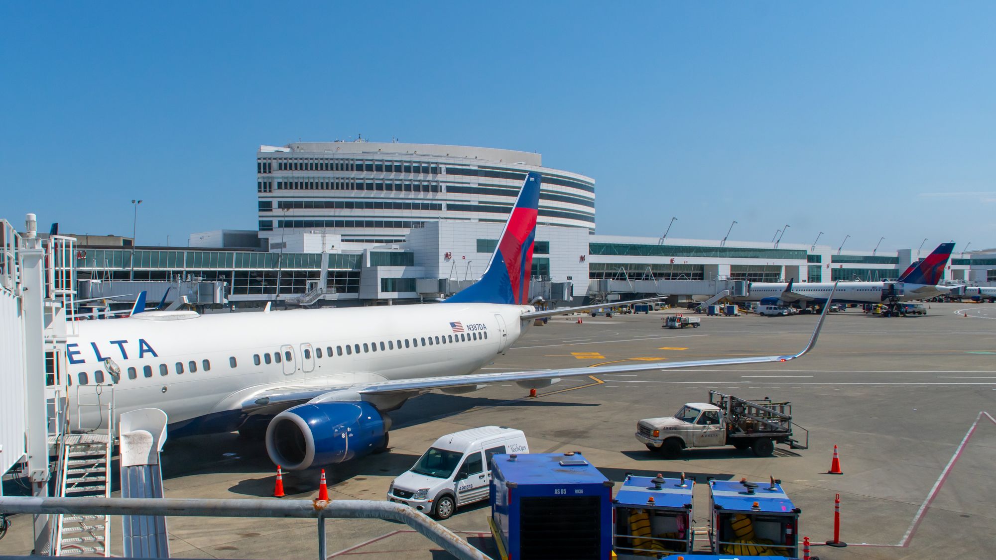 Delta Air Lines To Drop Lie Flat Seats From New York To San Diego