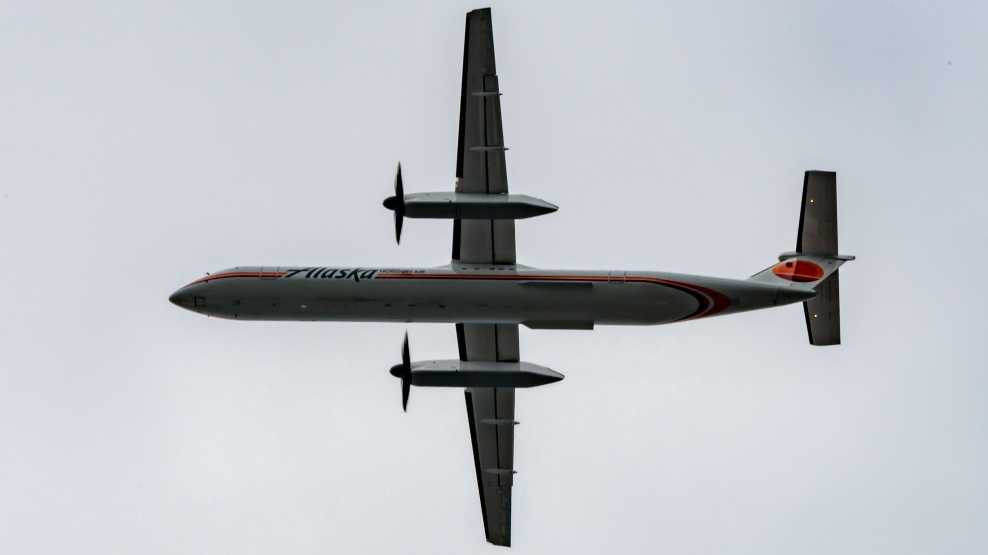 Alaska Airlines' Horizon Air Unveils Stunning Embraer E175 Retrojet