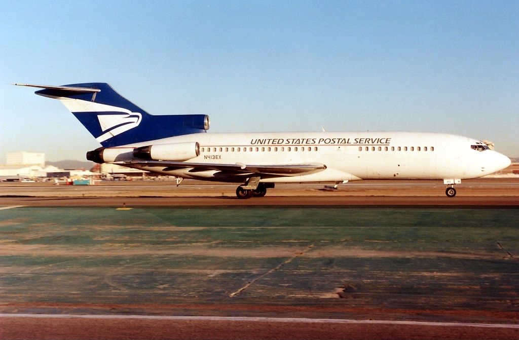 Why Doesn't The USPS Have Its Own Aircraft?