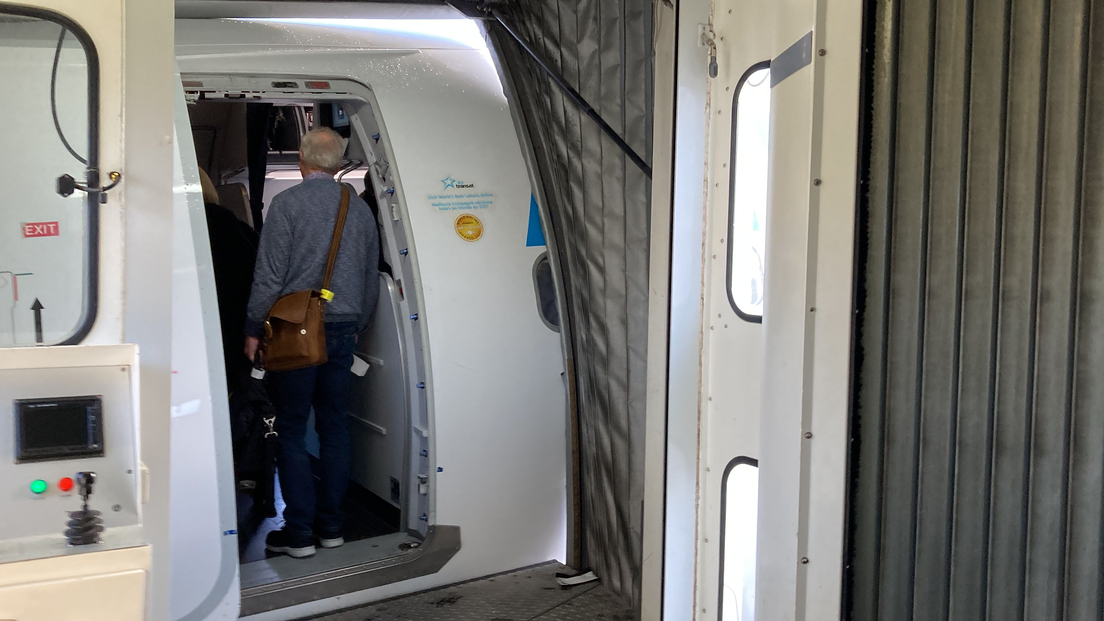 Airbus A321LR Flight Review: Air Transat From London To Montreal