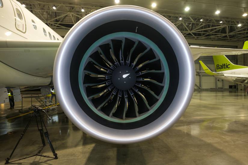 How Do Turbofan Engines Differ From Turboprops?