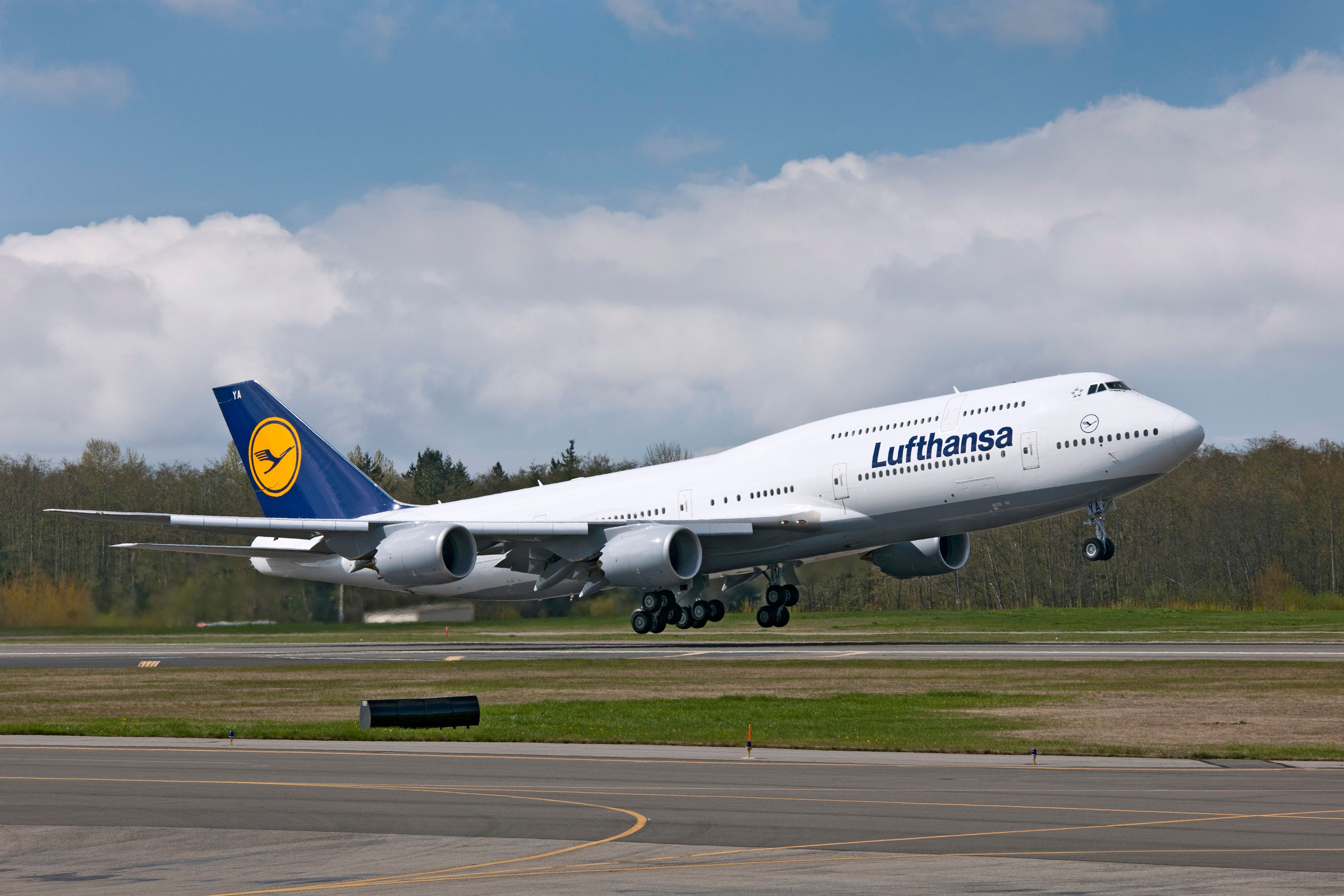 16 Years Ago Today Lufthansa Became The First Passenger Airline To ...