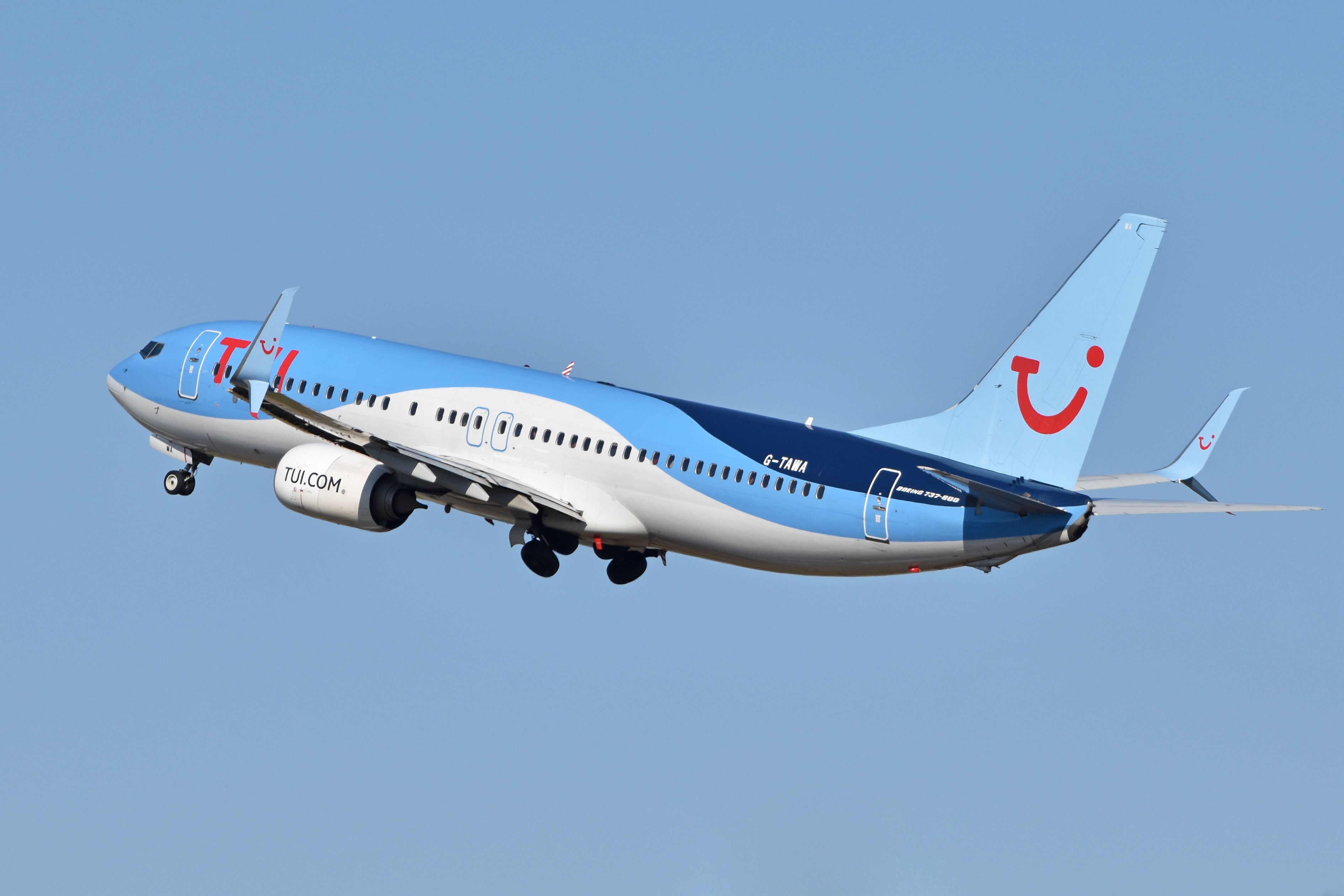 Nightmare Flight: After 60 Hours & 3 Diversions TUI Passengers Finally ...