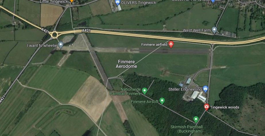 Cessna 182Q Hits Road Vehicle In Buckingham During Landing Attempt