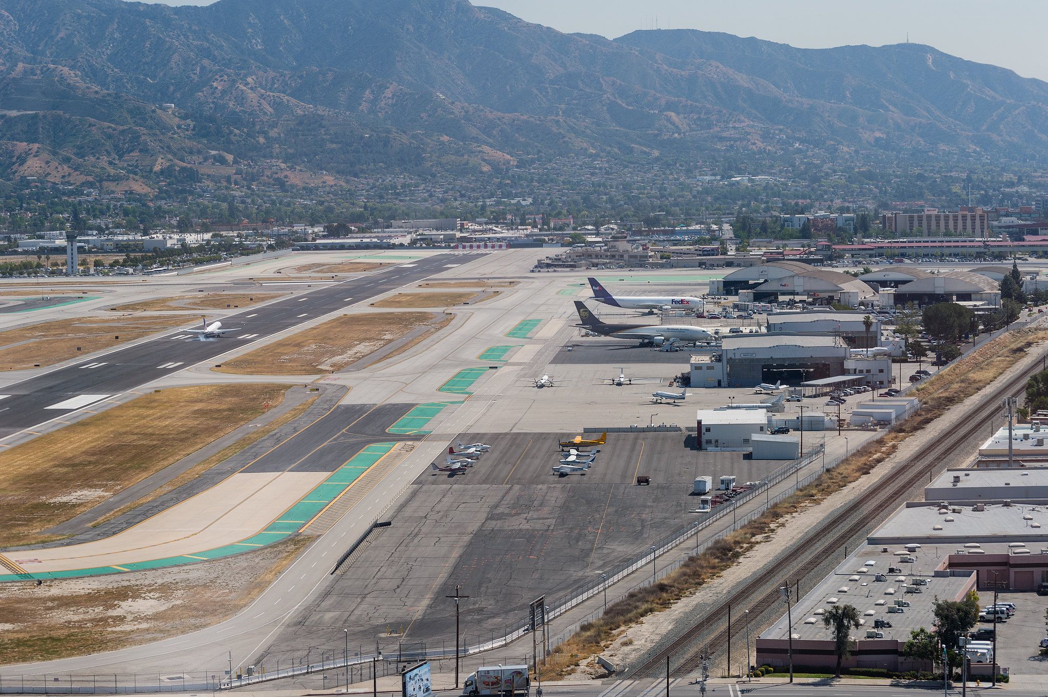 Another Near Miss: Landing Mesa Jet Avoids Departing SkyWest Flight