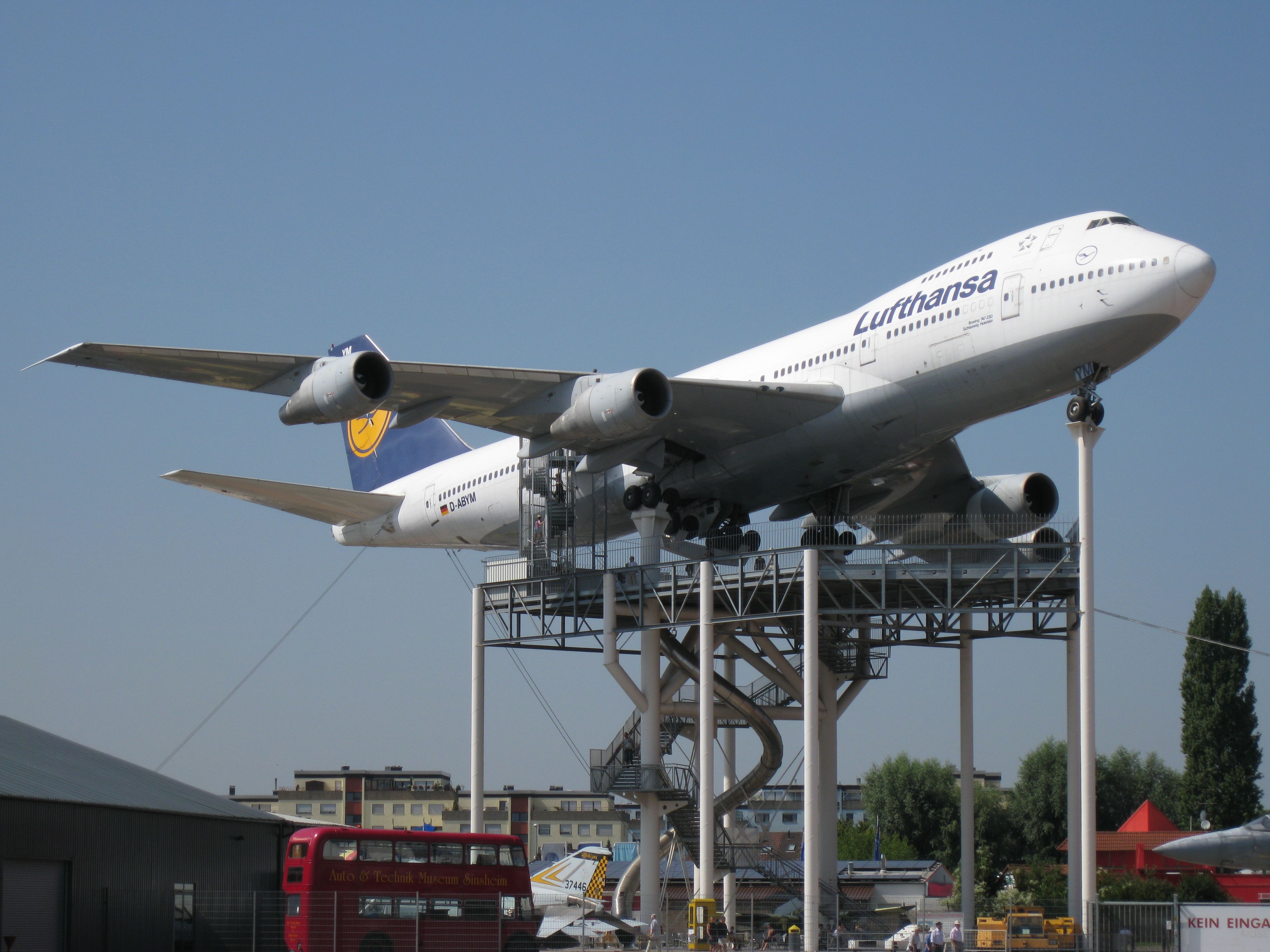 Logistics: How A German Museum Got A Retired Boeing 747 Onto Its Roof