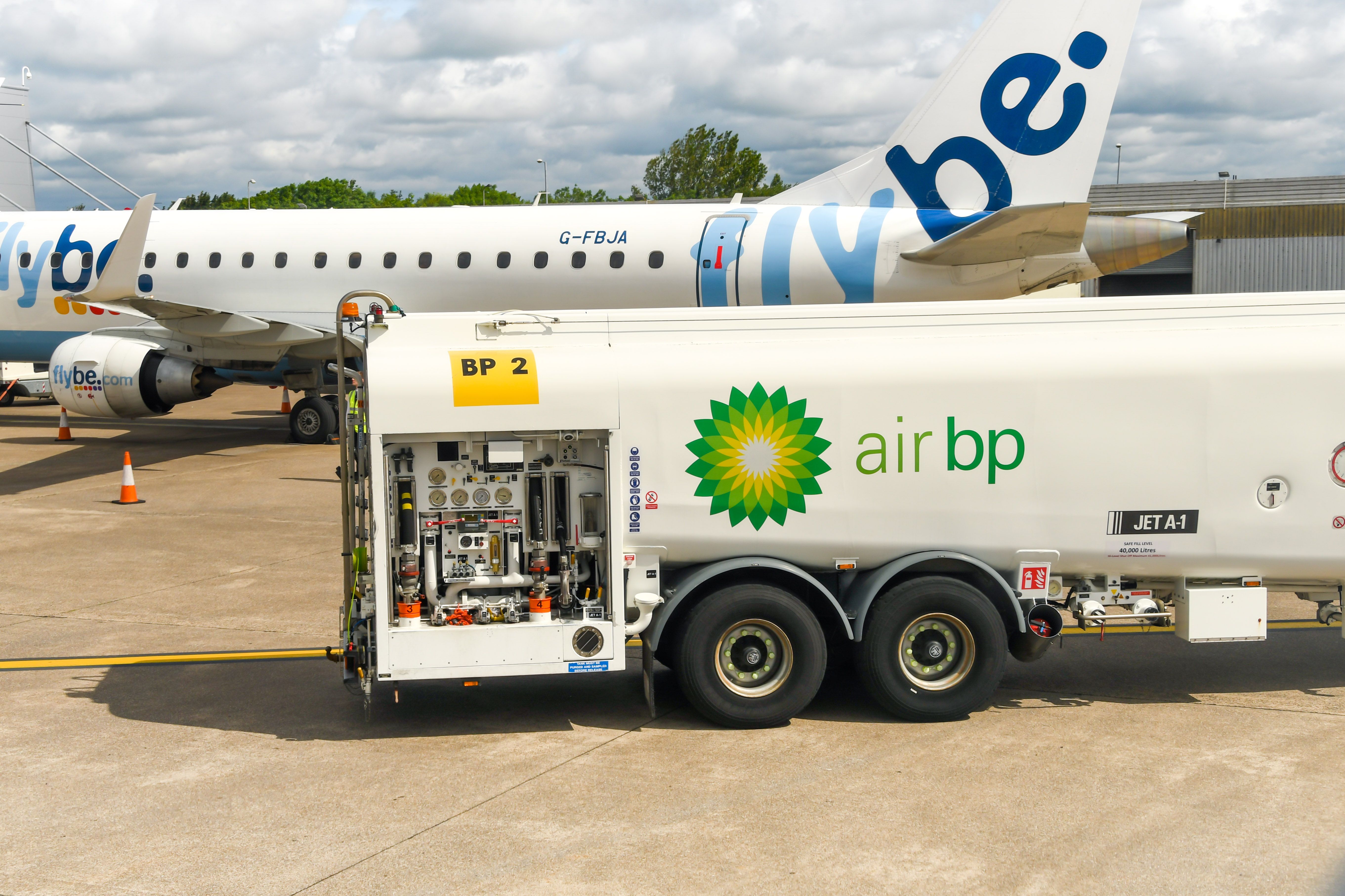 Shell To Continue Fueling South African Airports After BP's Exit
