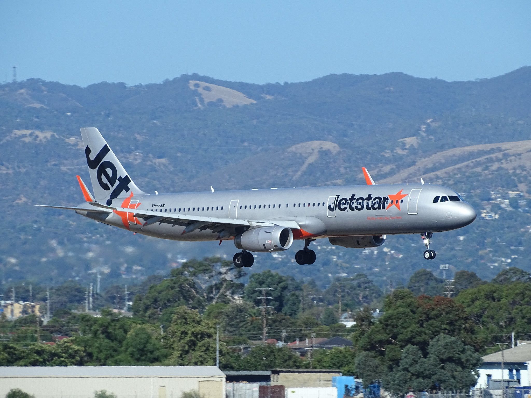 A Busy Corridor: Which Airlines Fly Between Melbourne & Sydney?