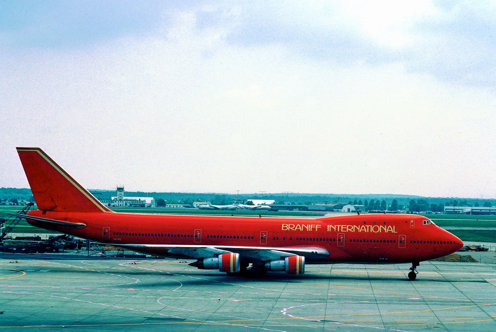 41 Years On: Why Did Braniff International Airways Stop Flying?