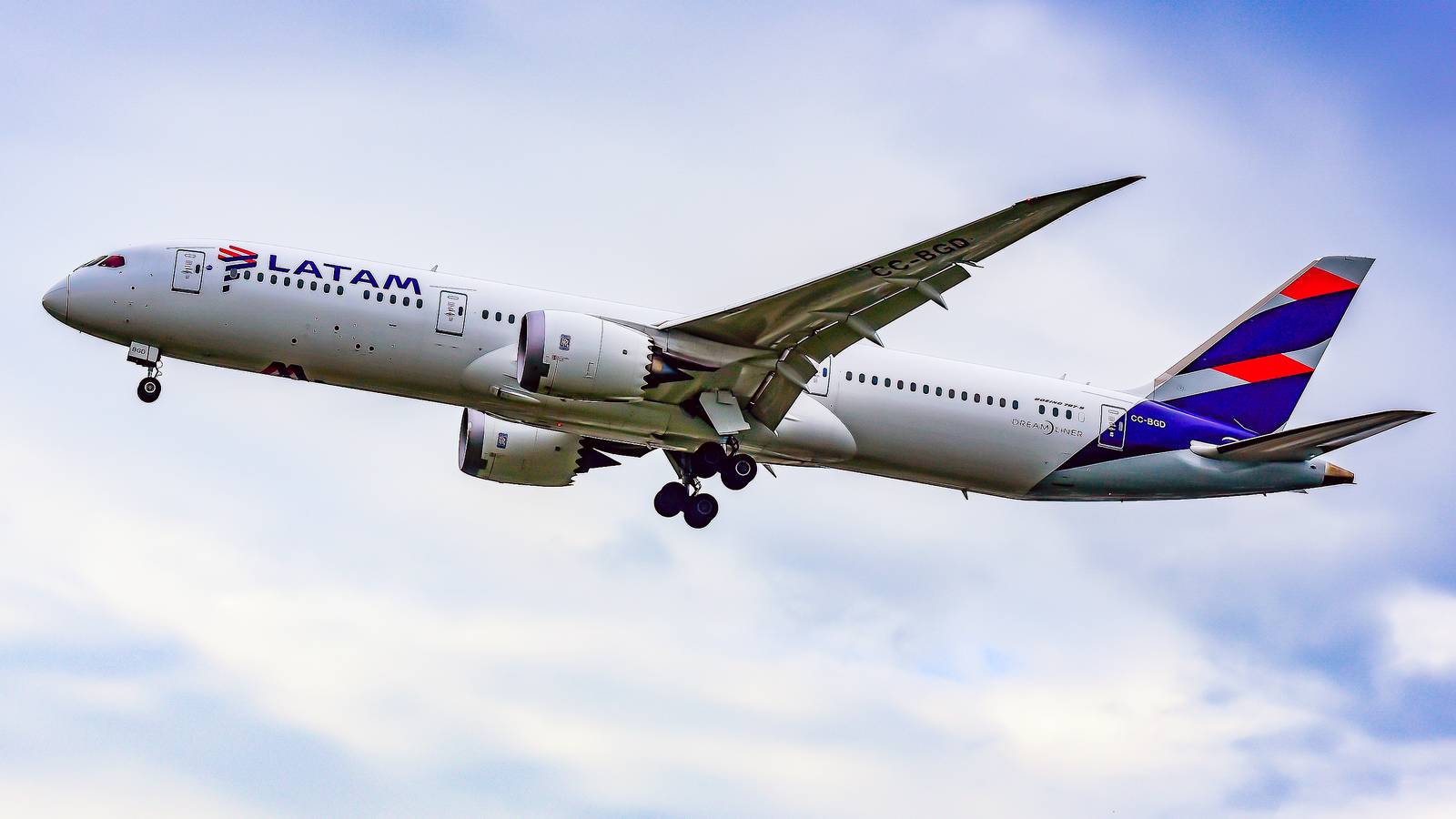 LATAM Brasil And Airlink Announce Interline Agreement