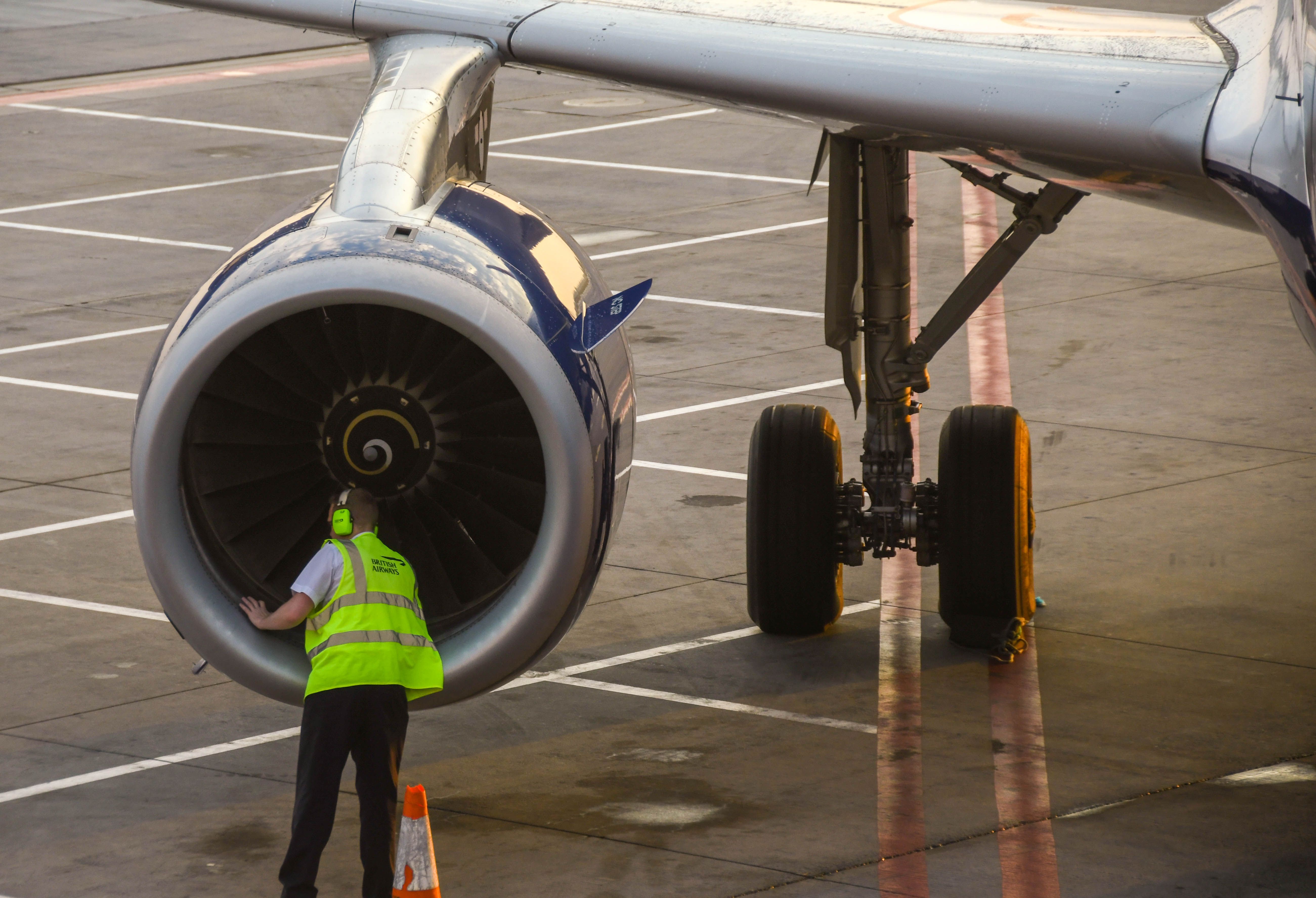 How Do Standby Shifts Work For Pilots?