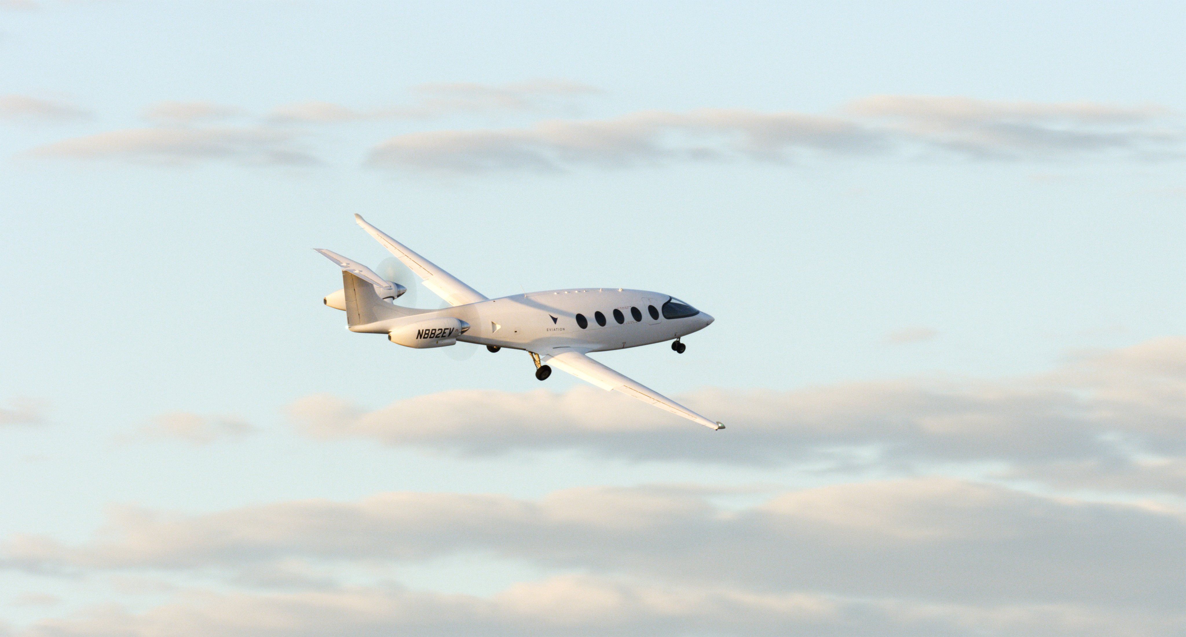 Eviation Secures 50 Airplane Order With Aerolease For All-Electric ...