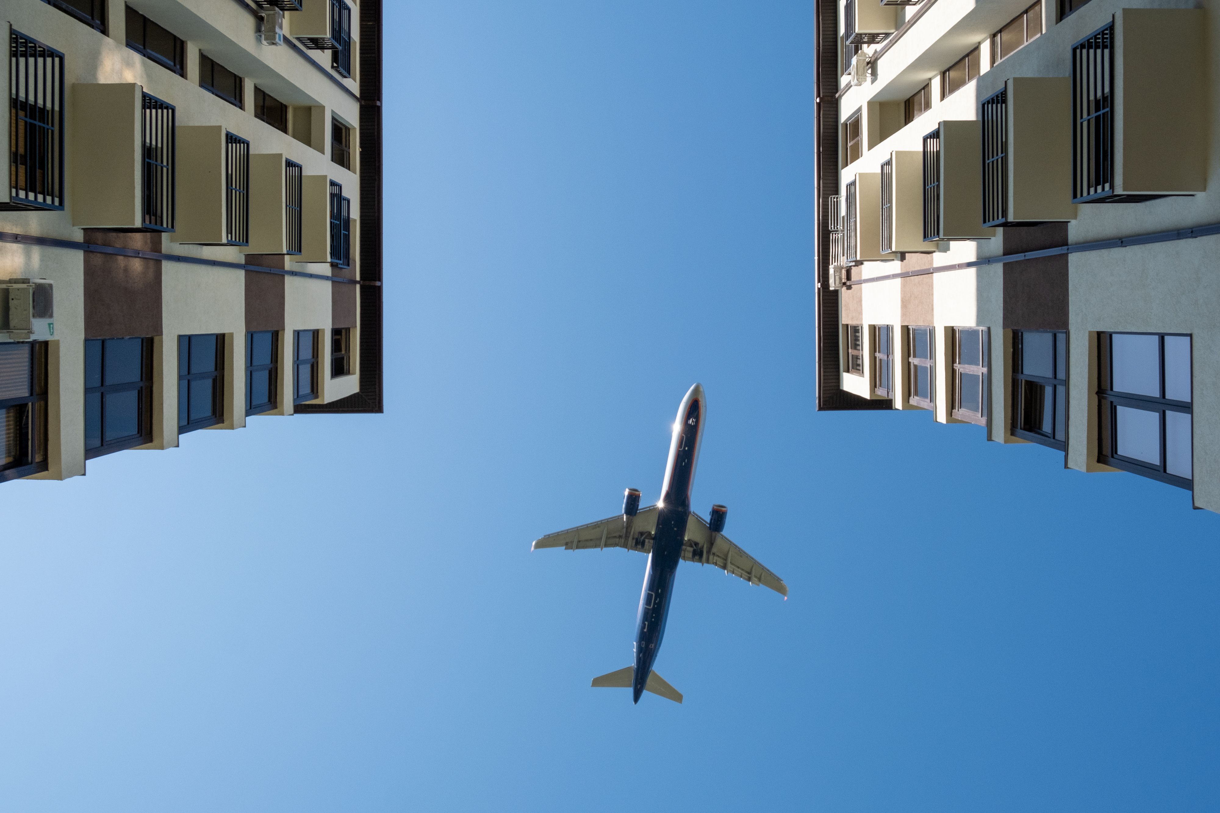 How Do Airports Address Noise Management?
