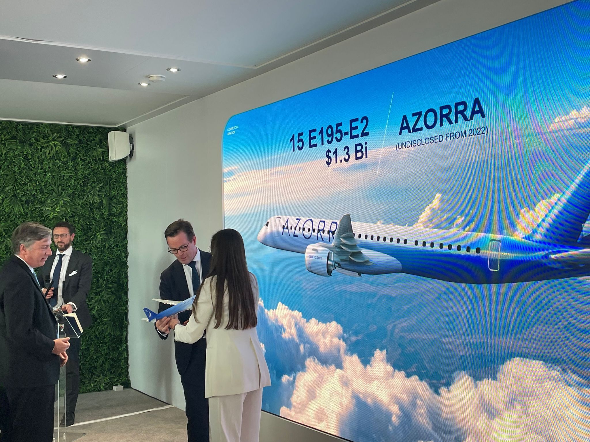 Embraer Secures Deals For 32 Aircraft At Paris Air Show