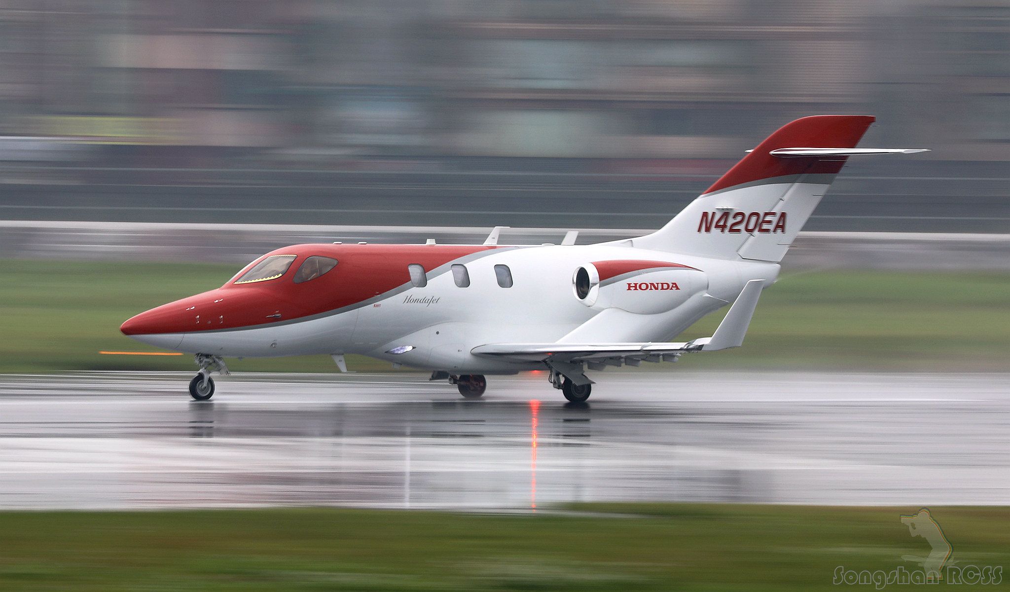 How Many Pilots Do Private Jets Need?