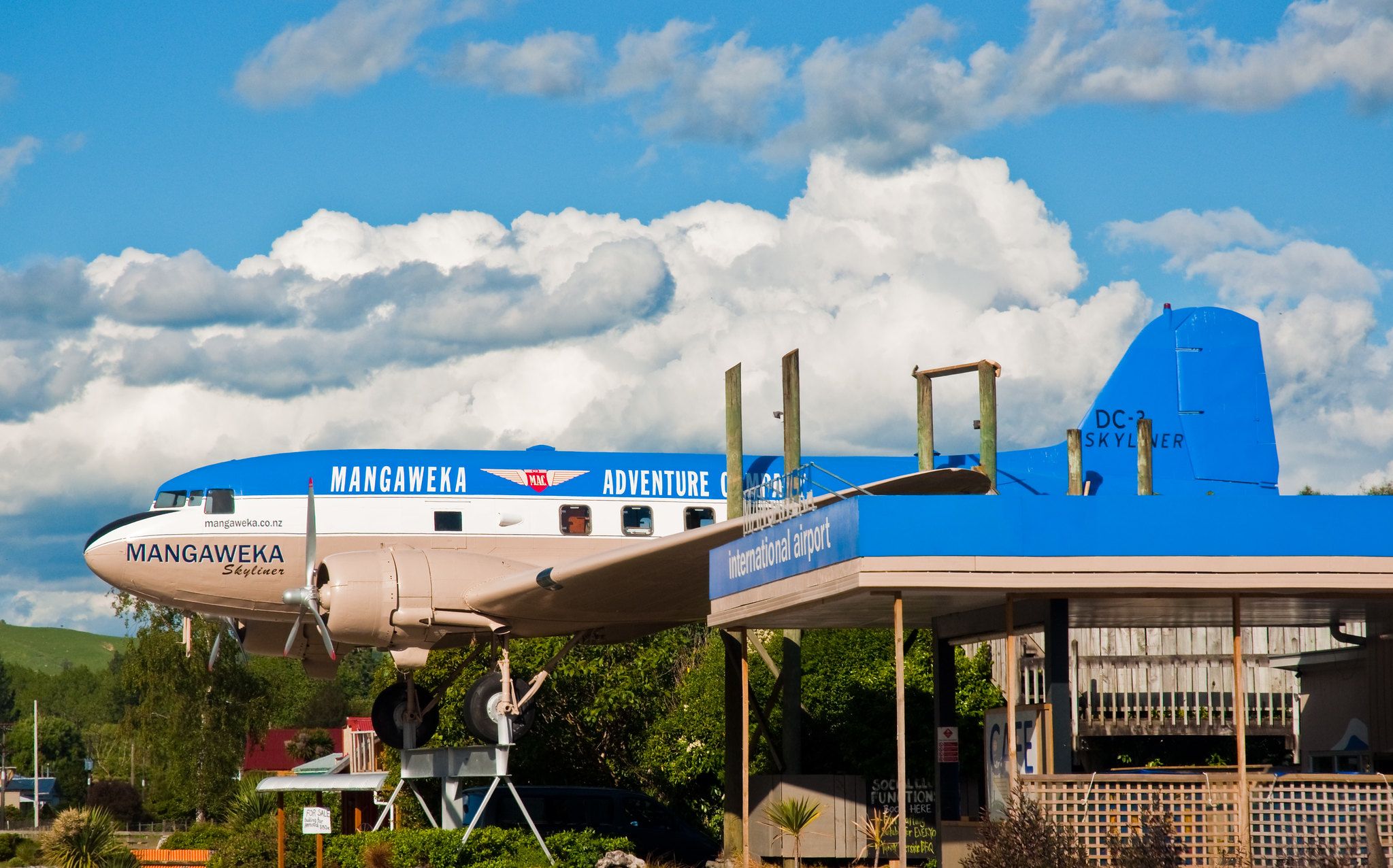 A Notable Landmark: The Story Of New Zealand's Roadside Douglas DC-3
