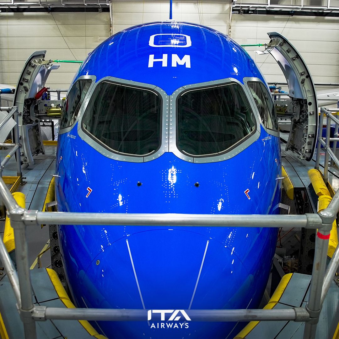 ITA Airways Shows Off Its 1st Blue Airbus A220
