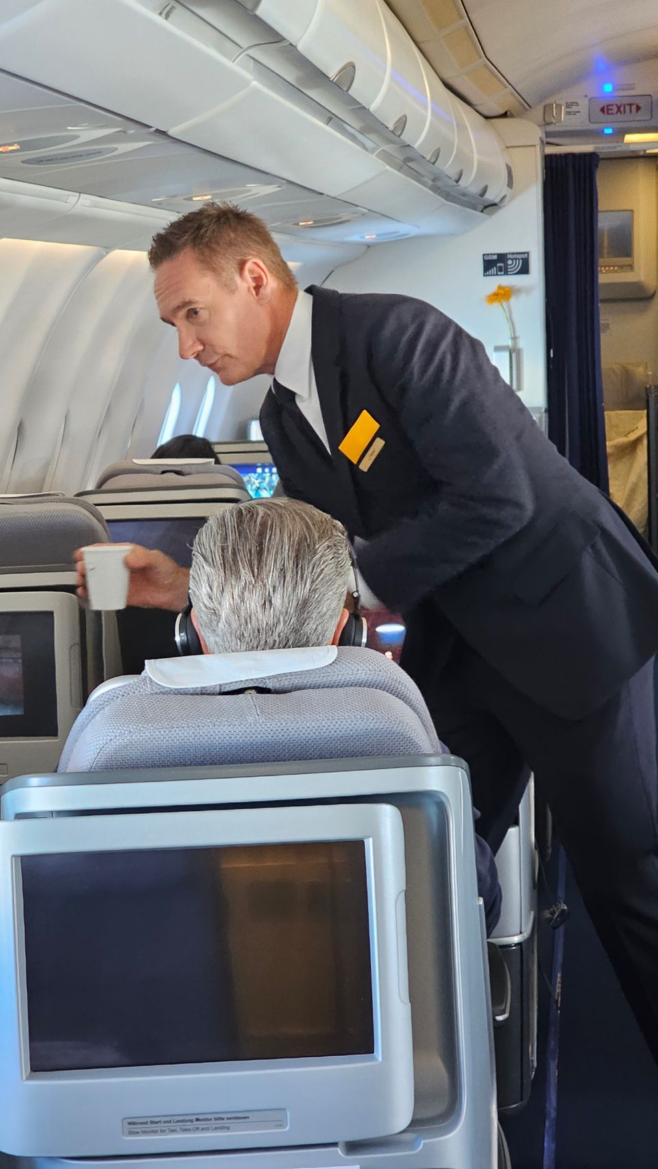 Undercover Boss? Lufthansa's CEO Works A Night Flight In Economy