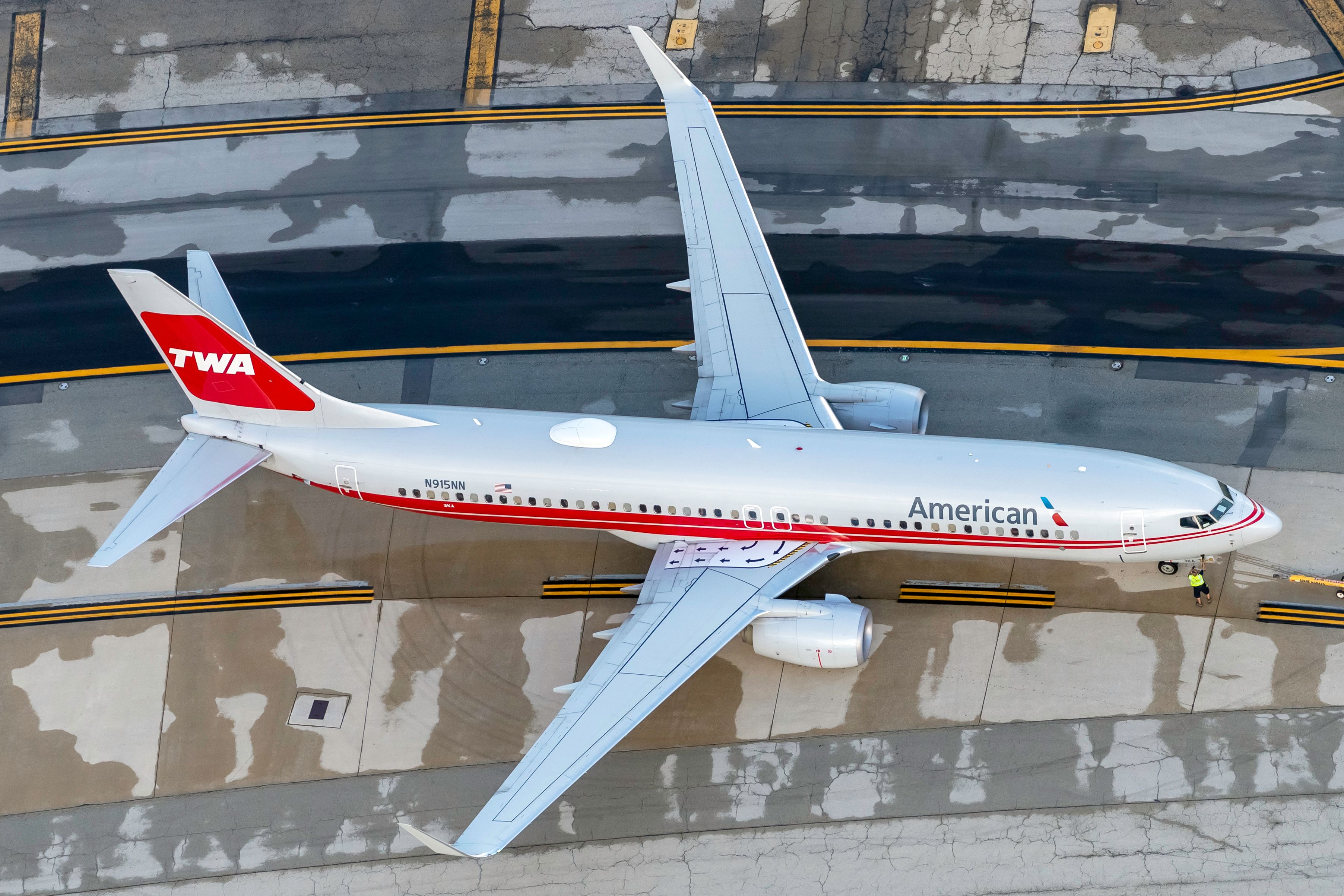 How Often Do Airliners Have Their Tires Changed?