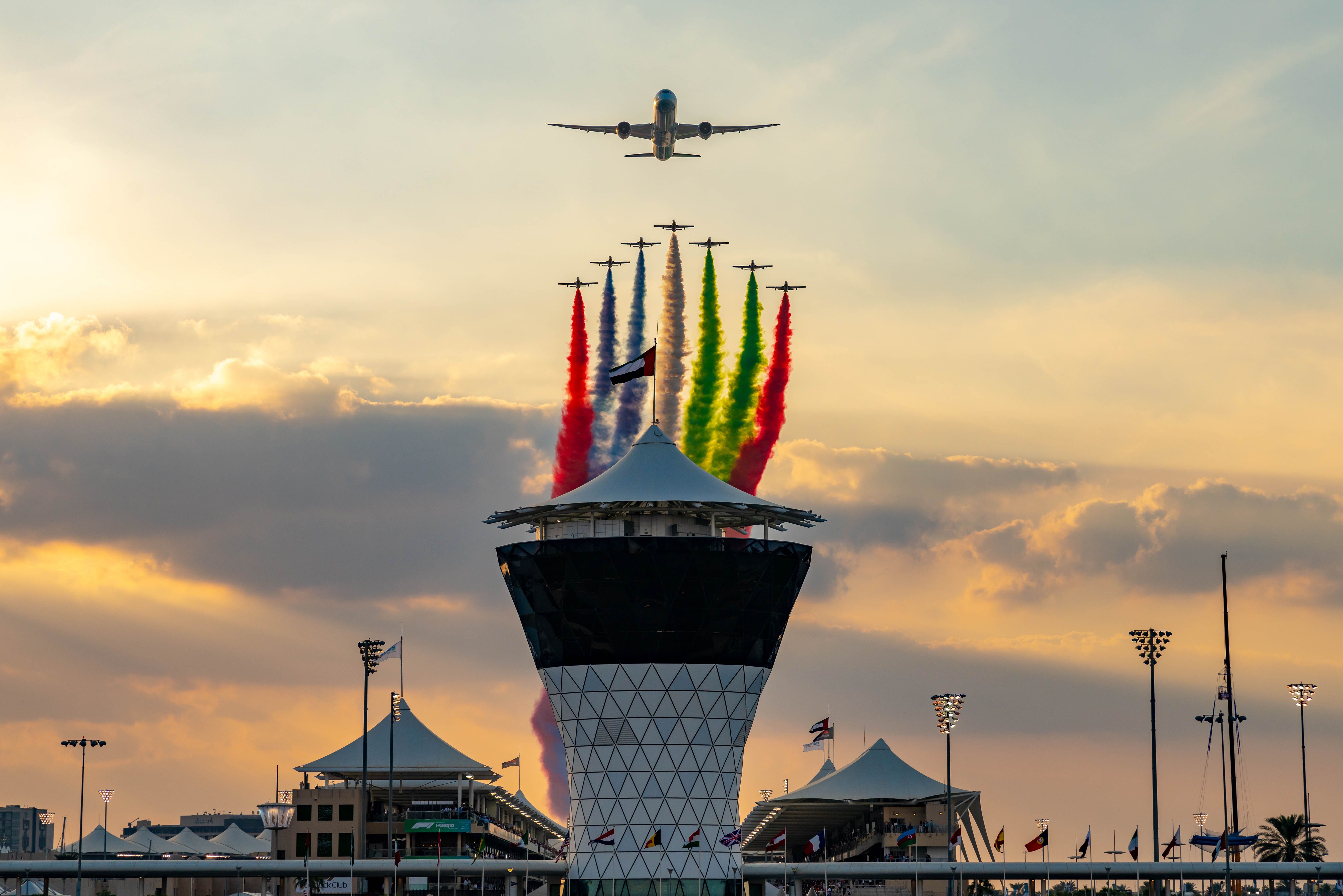 7 Awesome Formula One-Themed Airline Liveries