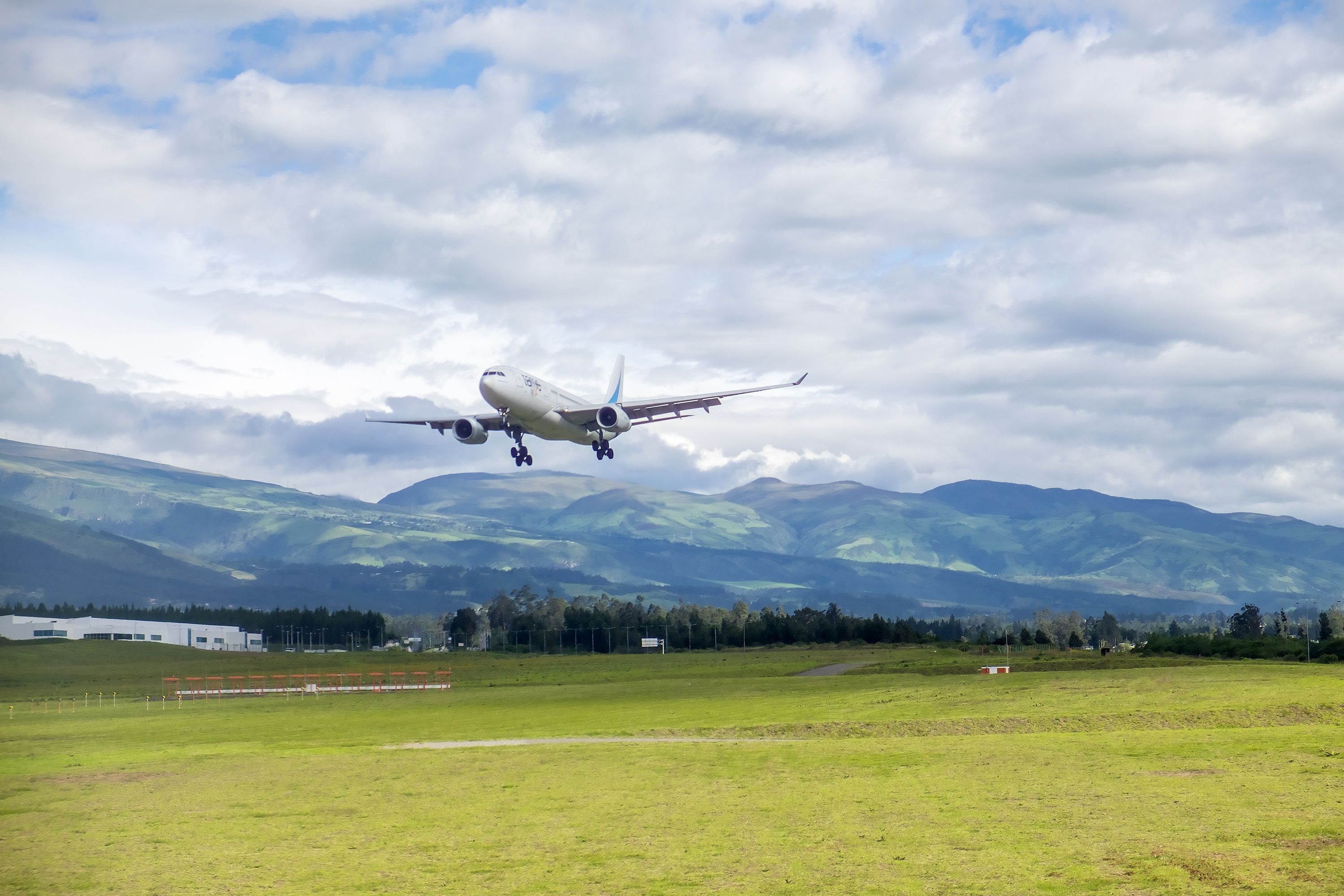 Dividing Duties: How Pilots Decide Roles On A Given Flight