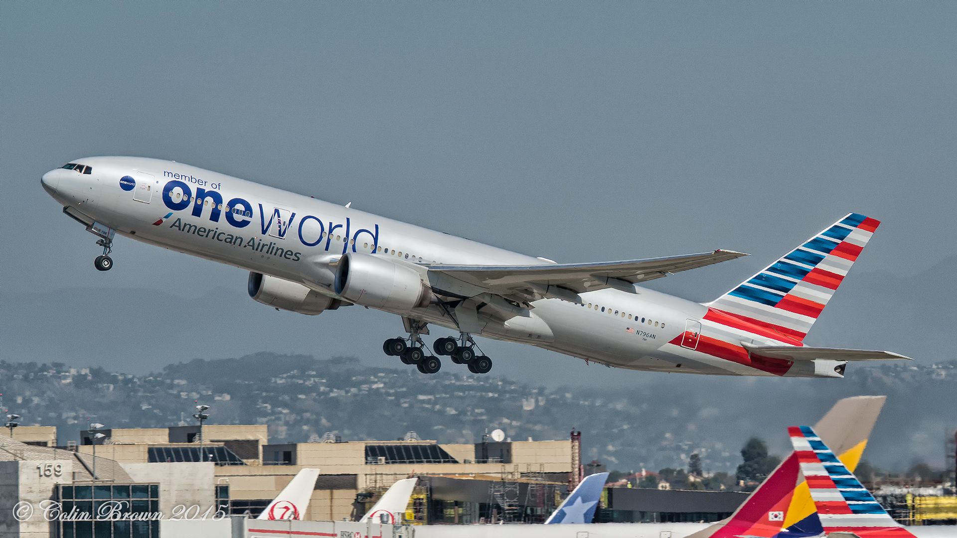 Main Cabin Extra On American Airlines: Everything You Need To Know