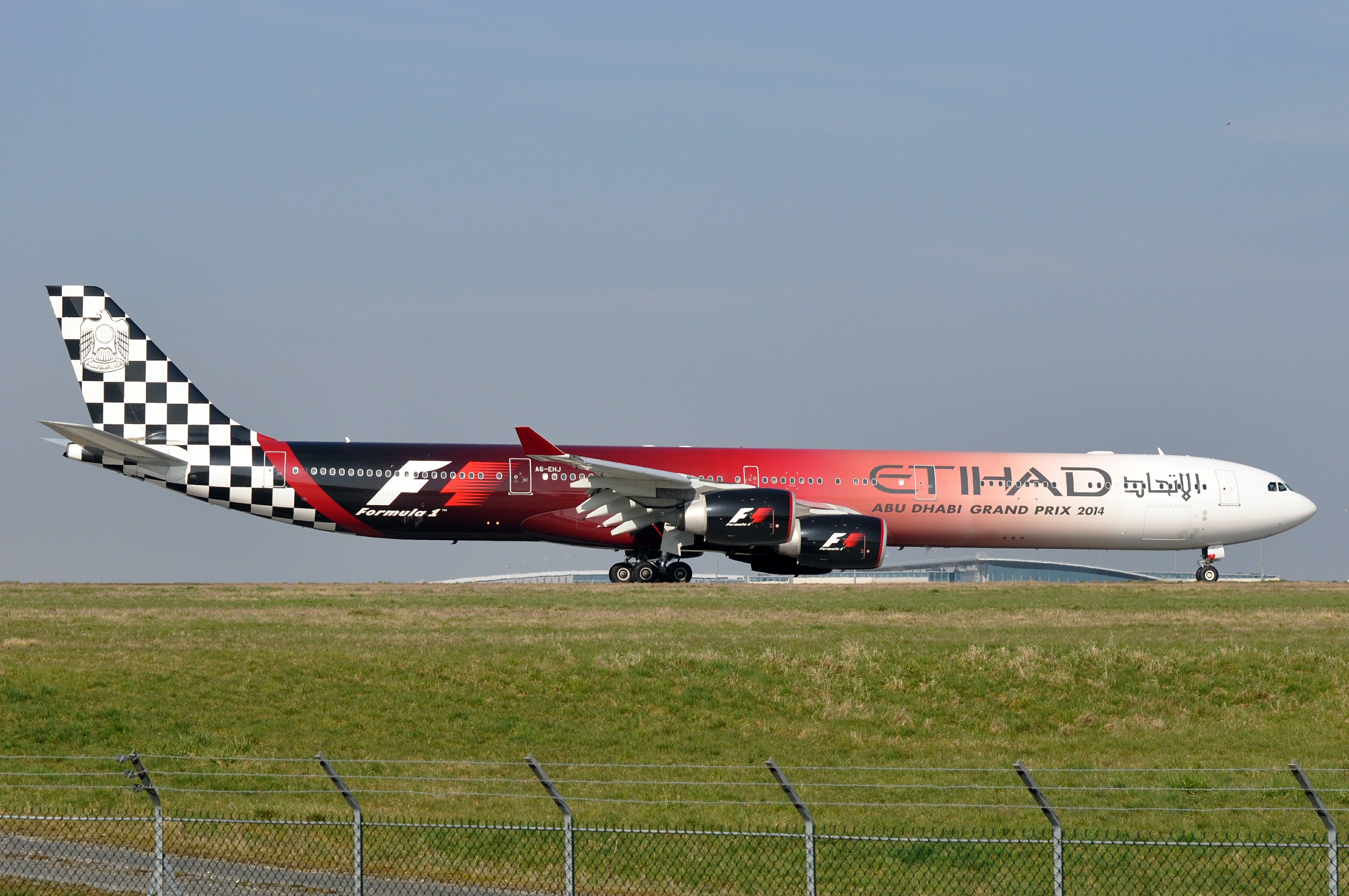 7 Awesome Formula One-Themed Airline Liveries