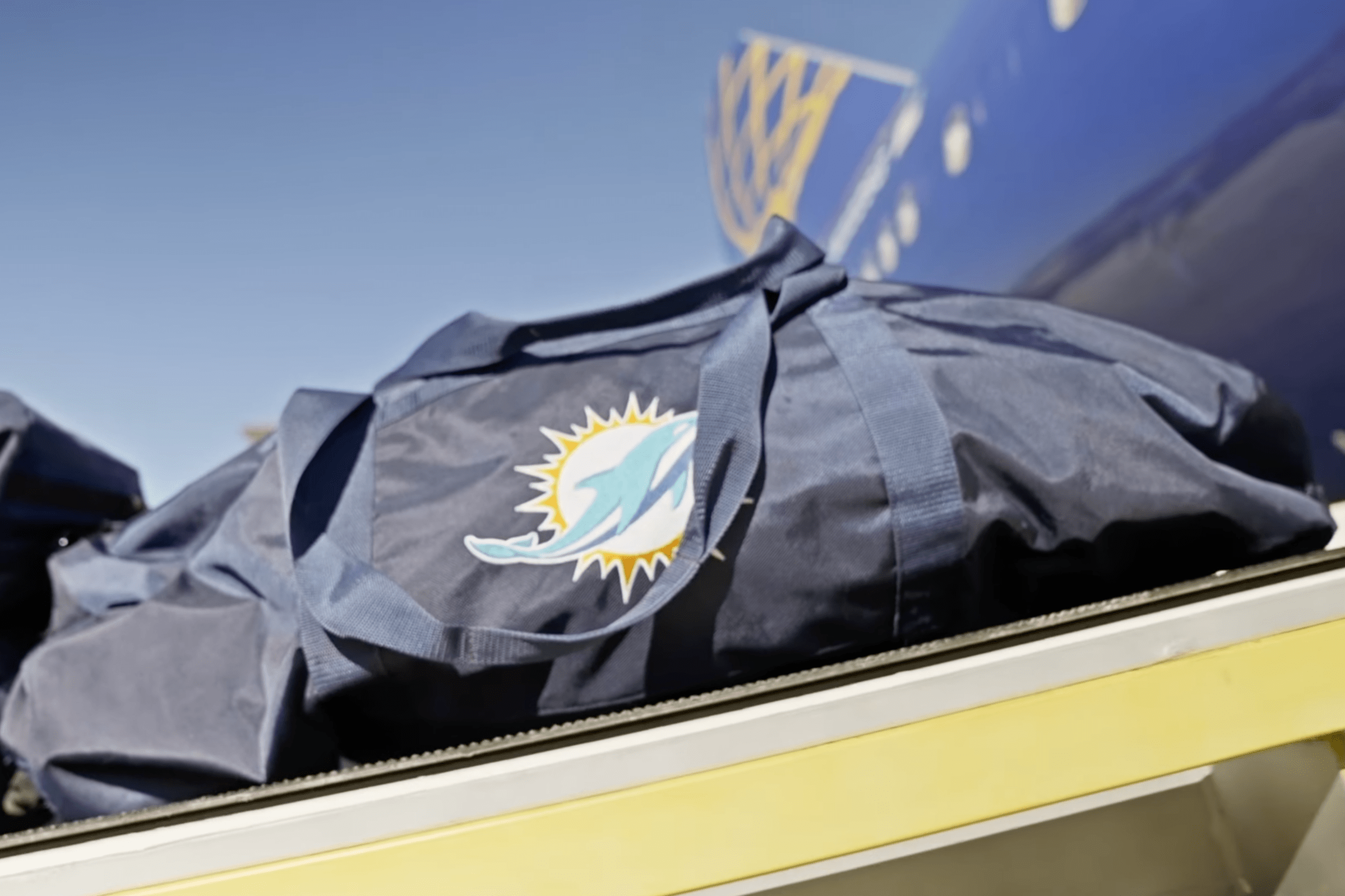 See How The Miami Dolphins Travel In Style On Atlas Air's Boeing 747 ...