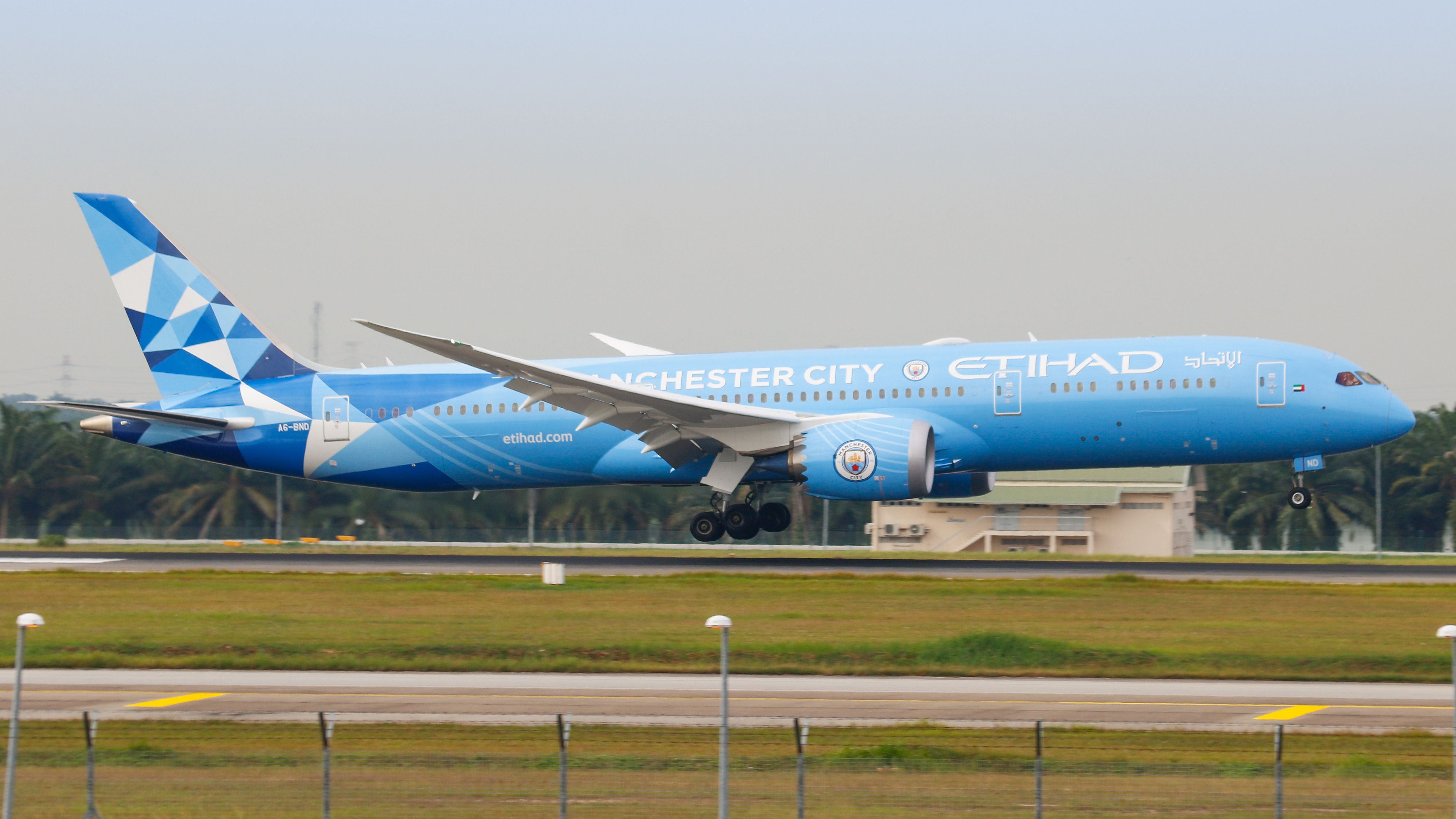 5 Notable Sponsorship Deals Between Airlines & Sports Teams
