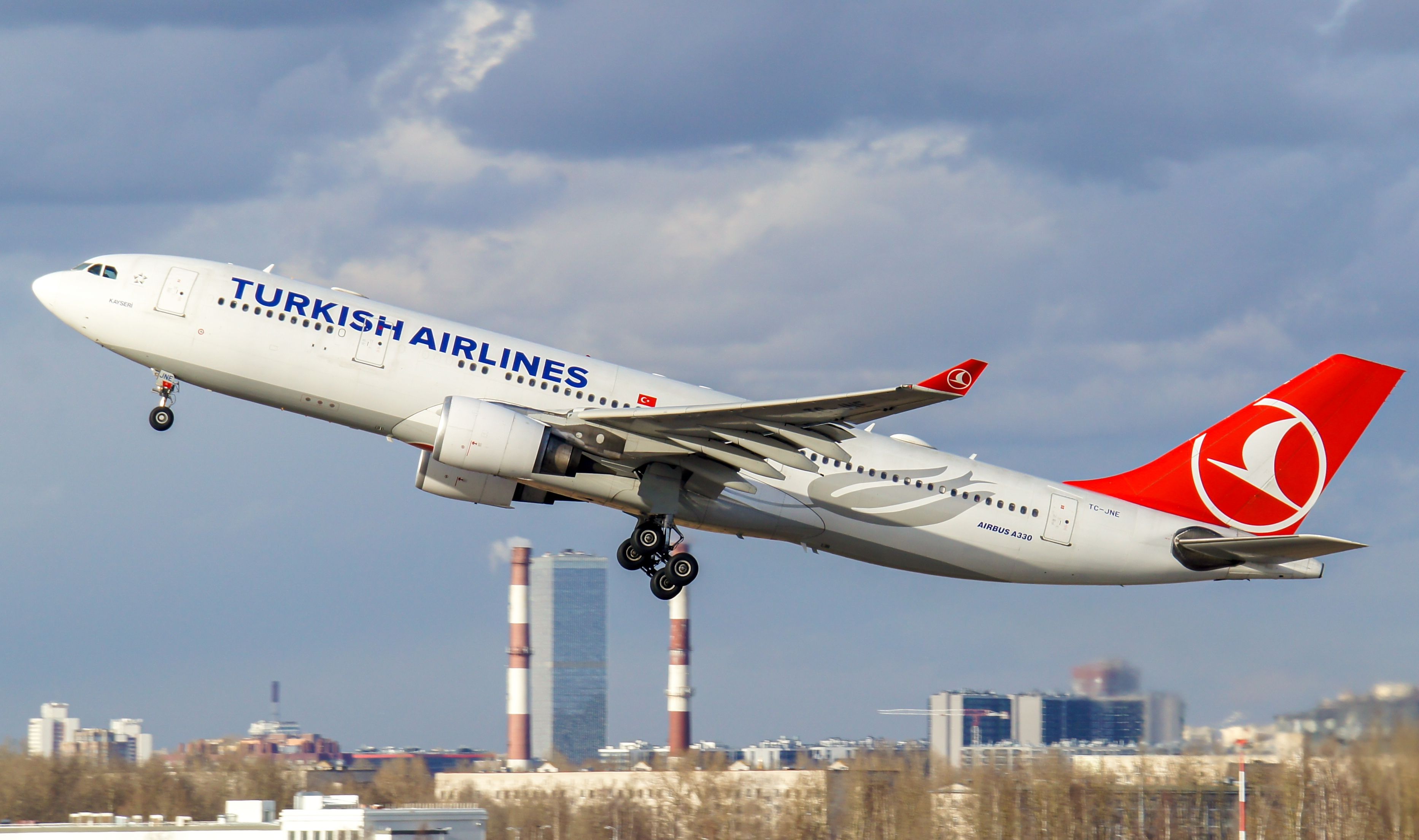 The 10 Largest Airbus A330-200 Operators: Cabins Compared