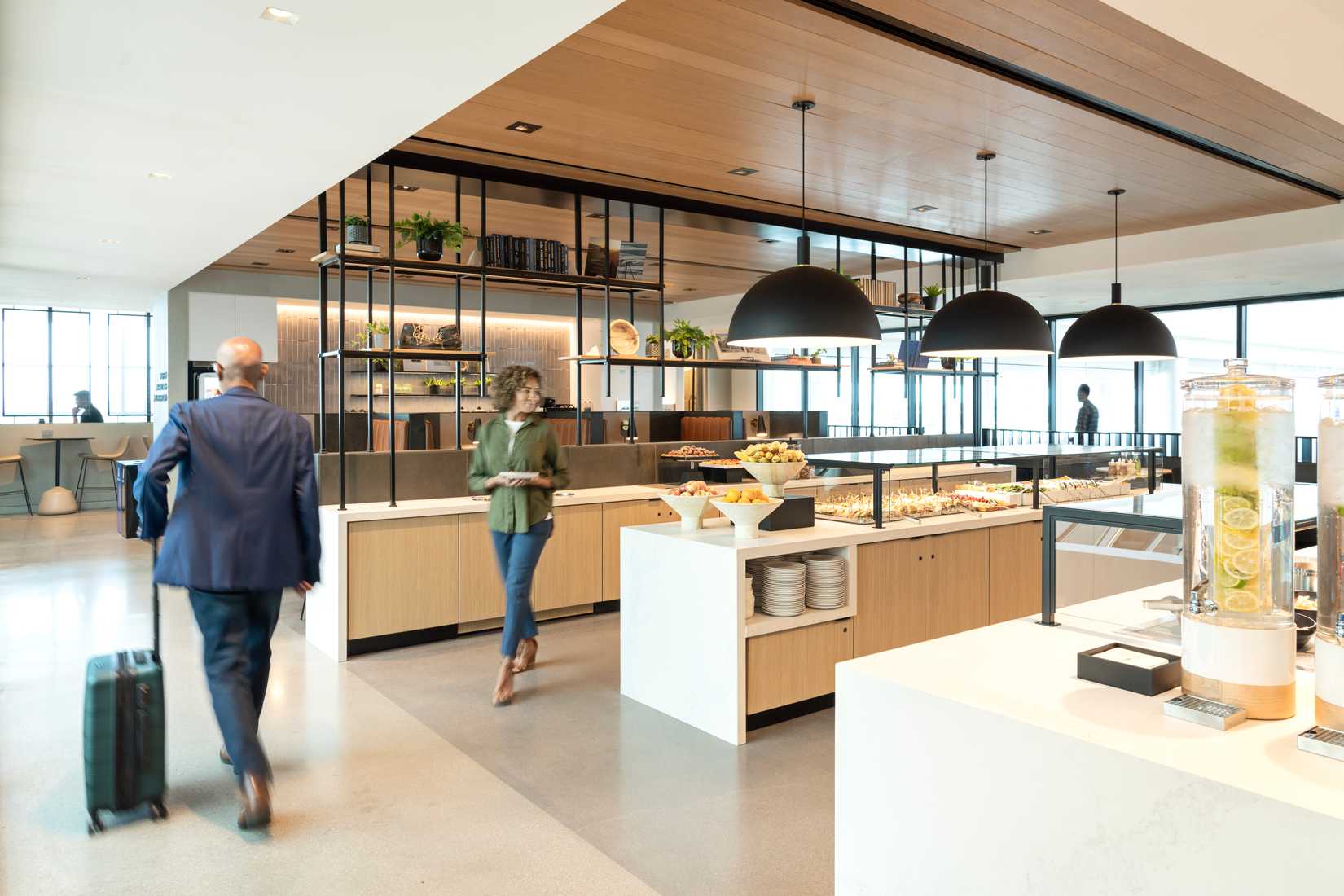 6 Ways To Access The United Club Lounge