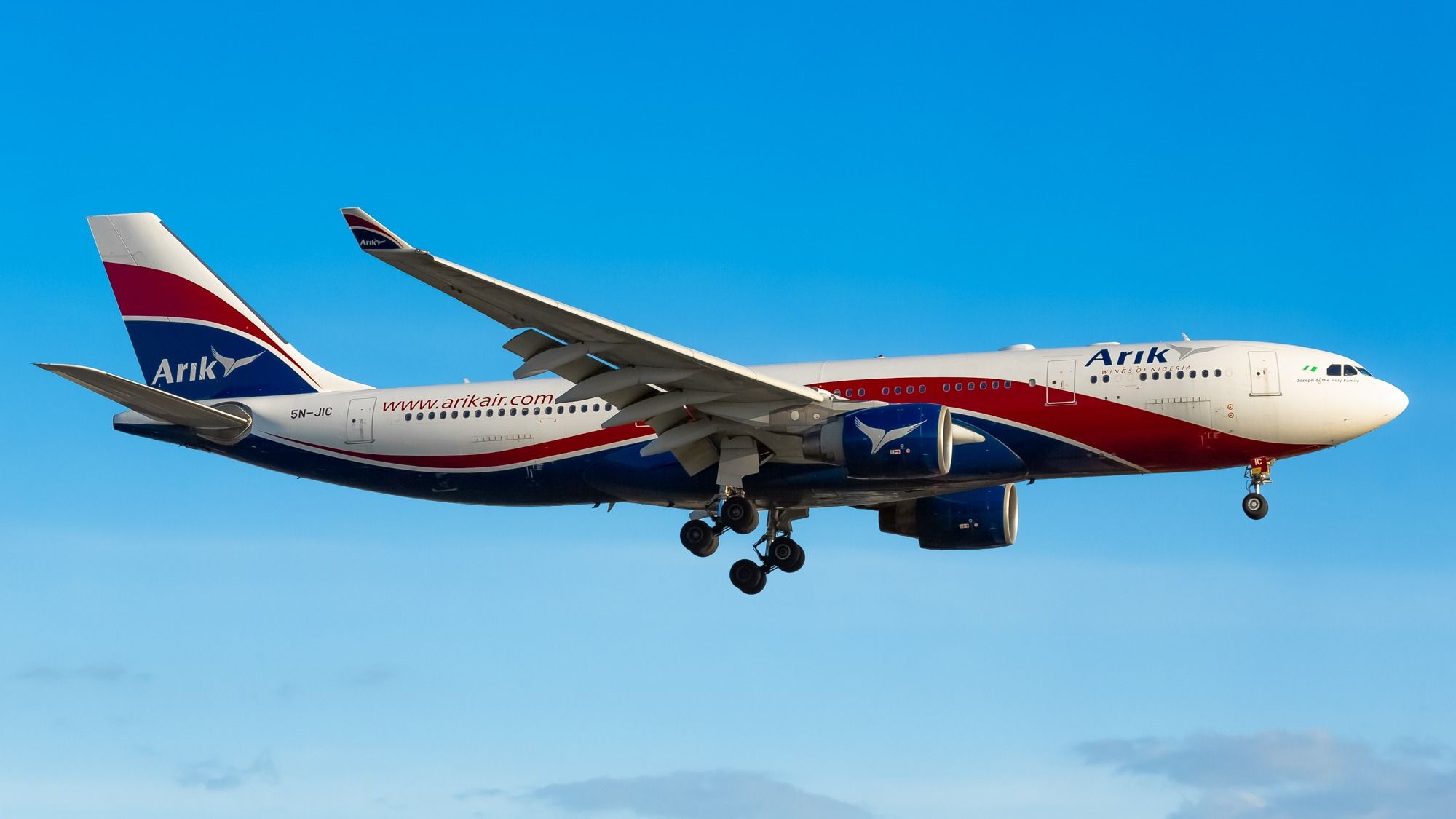 Arik Air Staff Have Been Asked To Work For NG Eagle & Aren't Happy About It