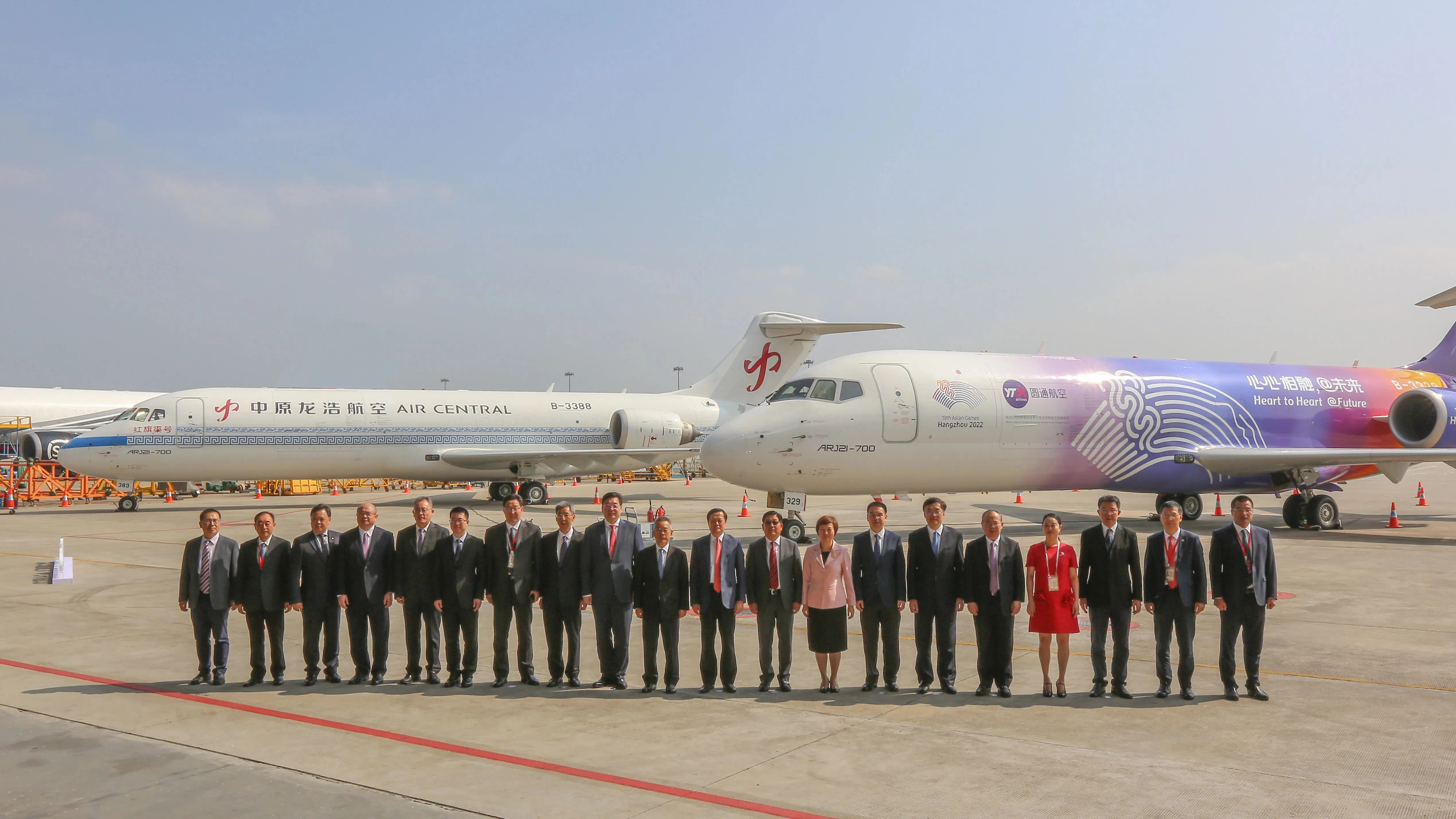China's COMAC airplanes arrive in Vietnam for airshow | Pakistan ...