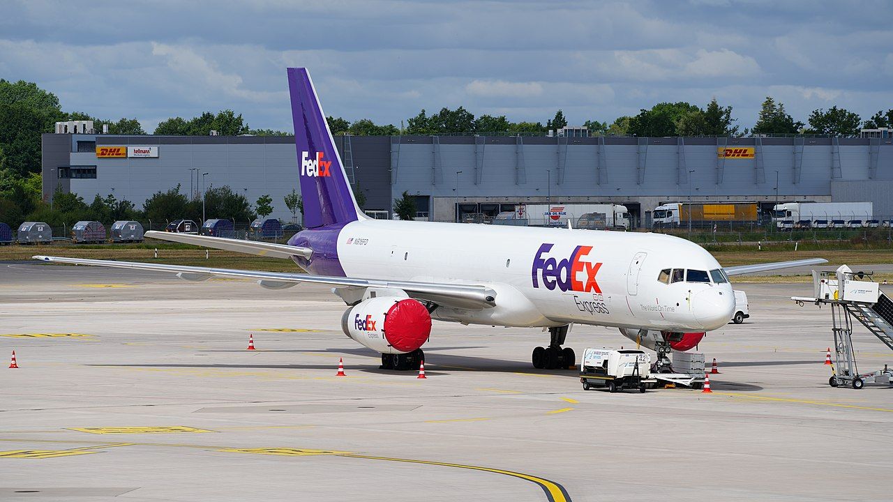FedEx Boeing 757 Overruns Runway Returning To Chattanooga Airport