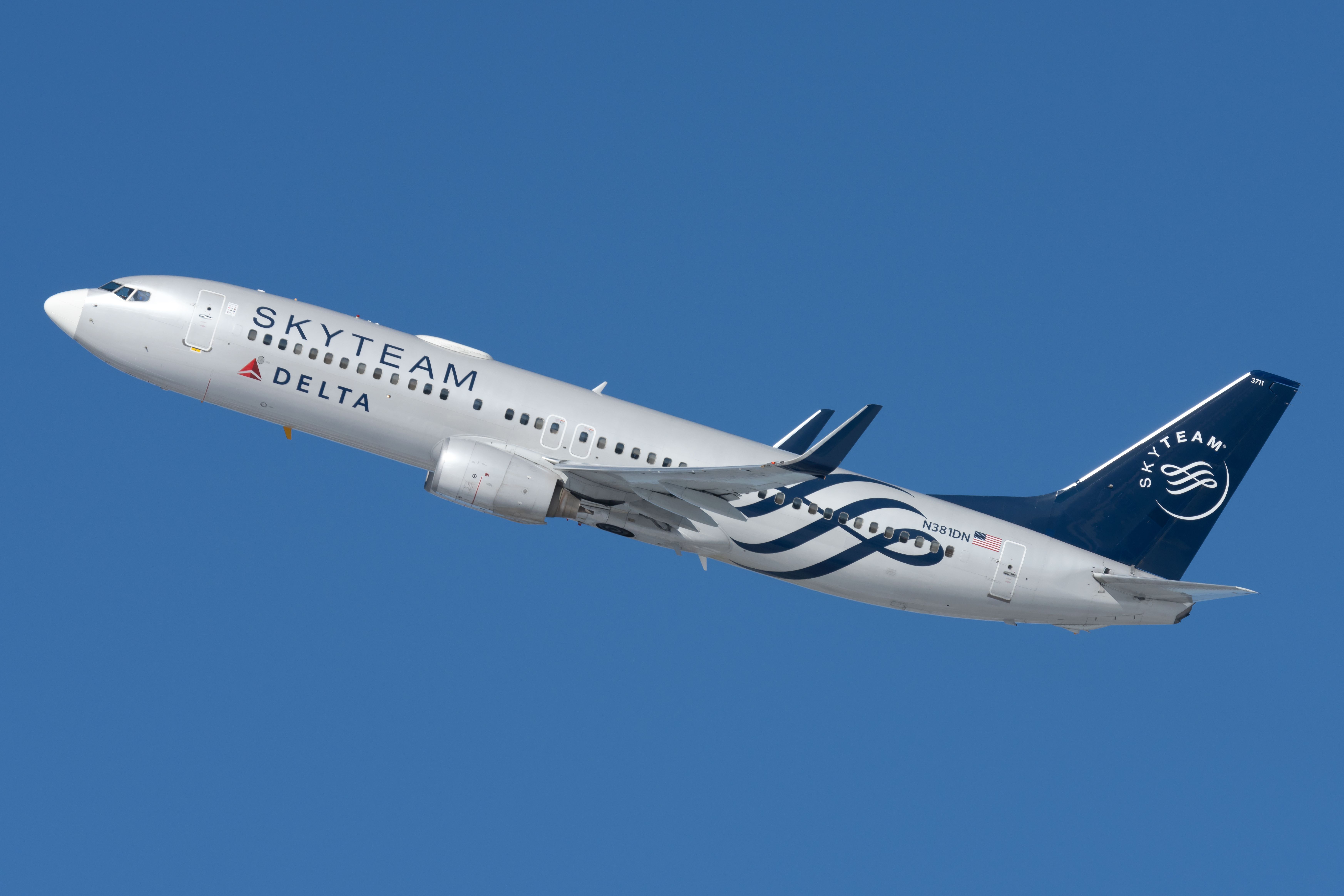 Can You Get Airport Lounge Access Without A Credit Card?