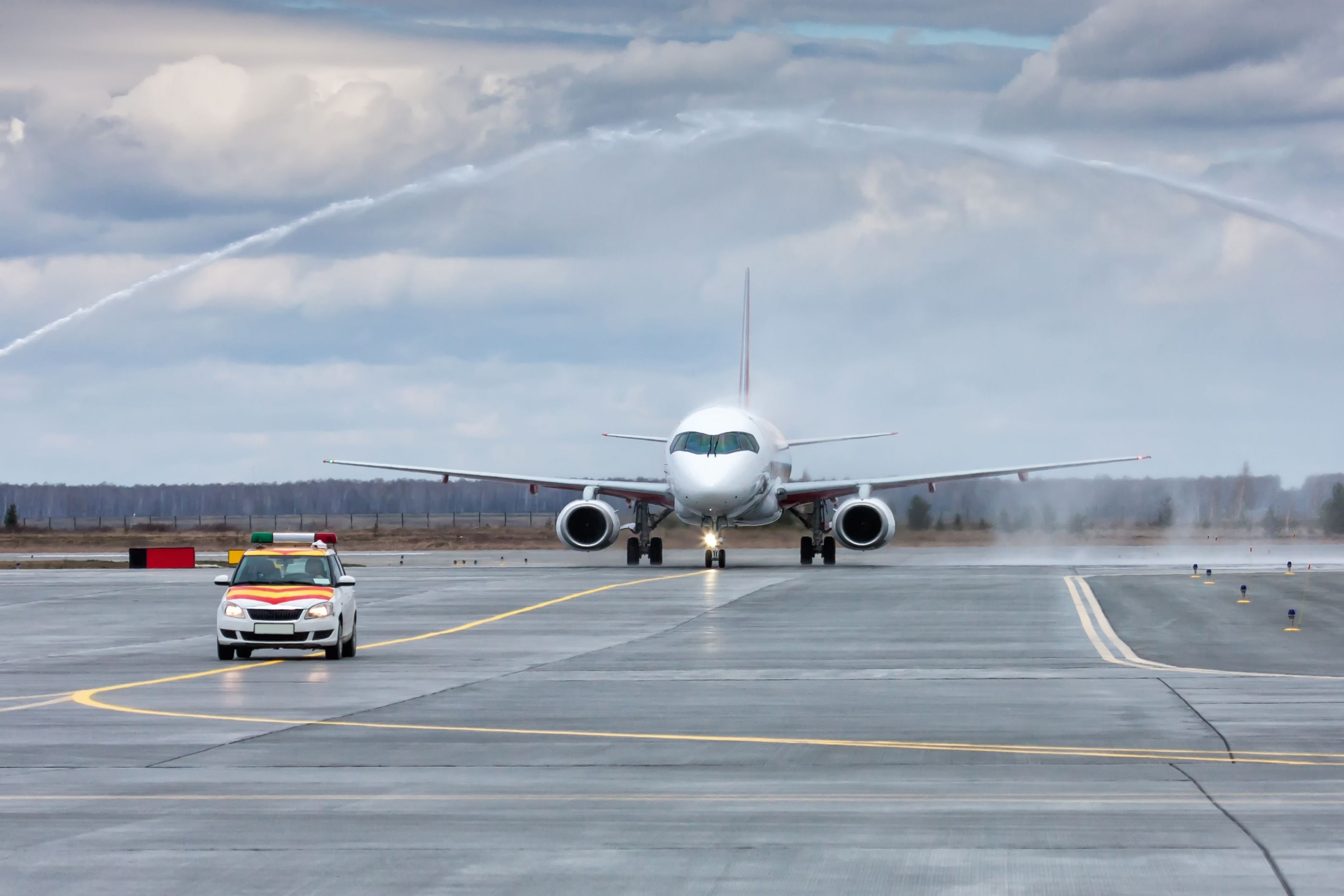 What Are Follow Me Cars At Airports?
