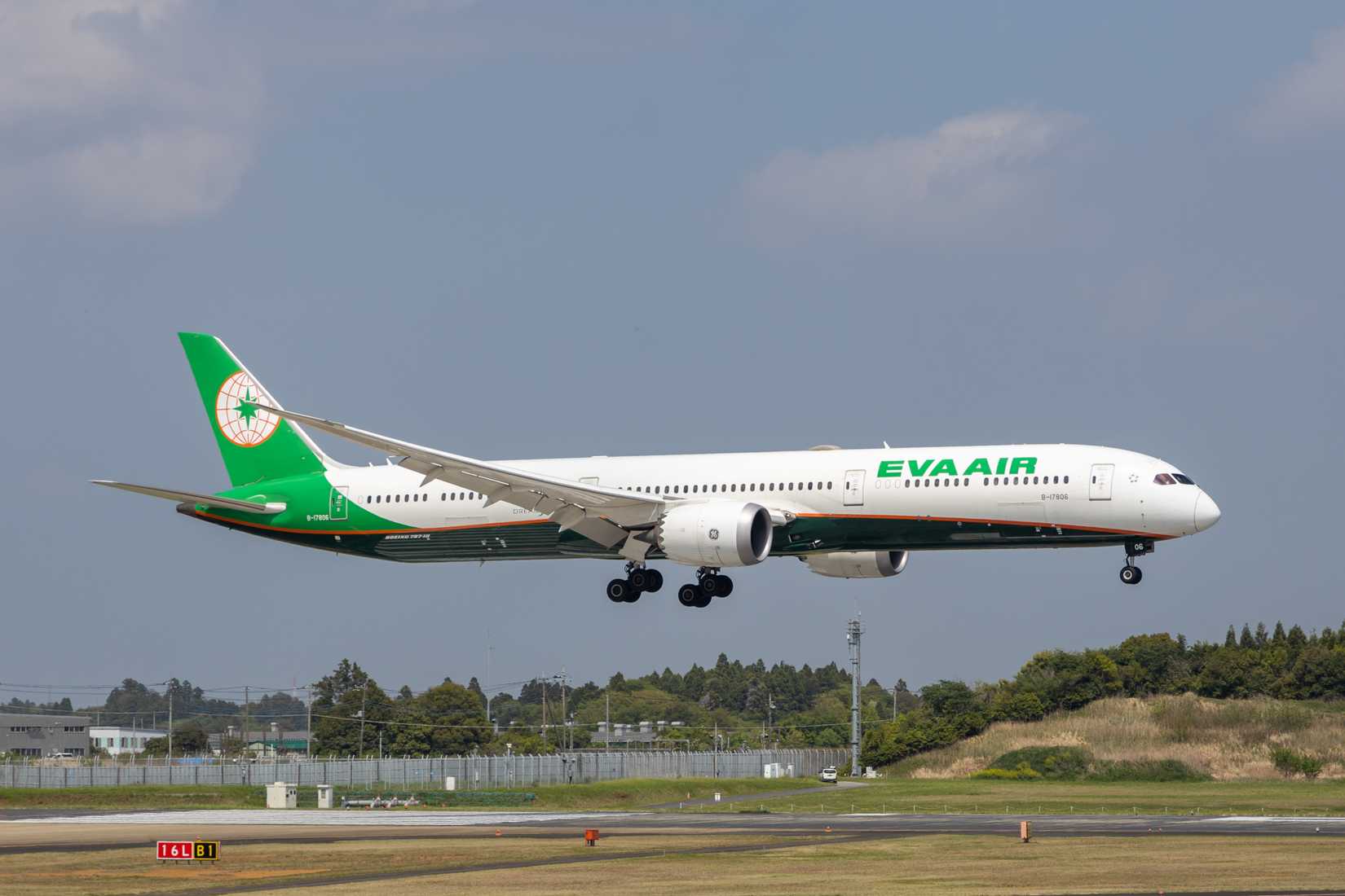 Across The Pacific: Which US Routes Does EVA Air Currently Serve?