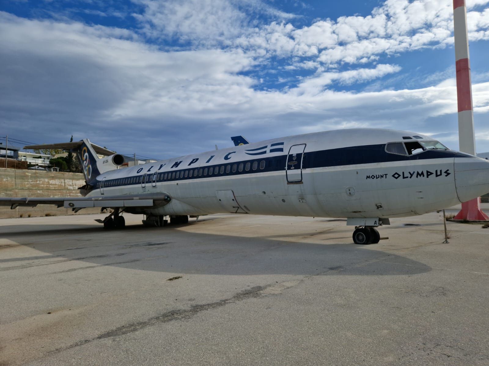 Abandoned Olympic Airways Boeing 727 To Be Restored In Athens