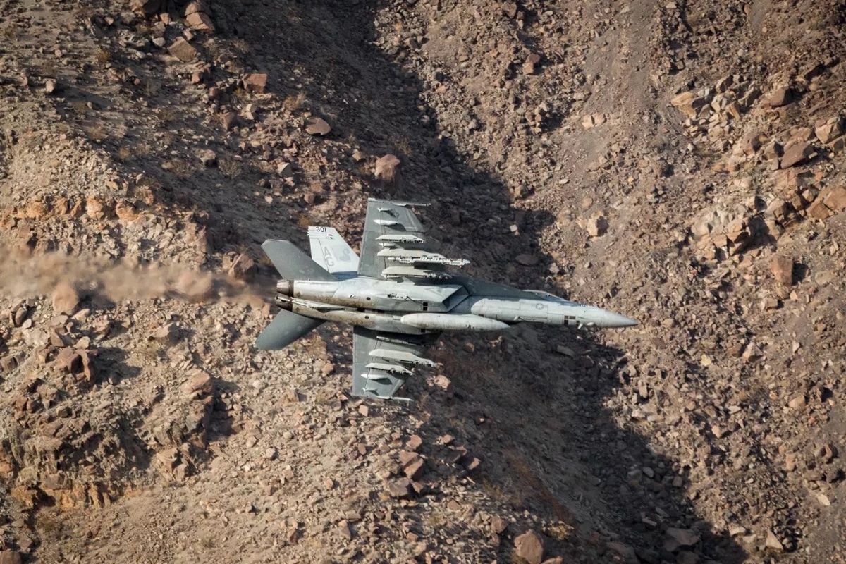 Star Wars Canyon: Why The USA Uses Rainbow Canyon For Fighter Pilot ...