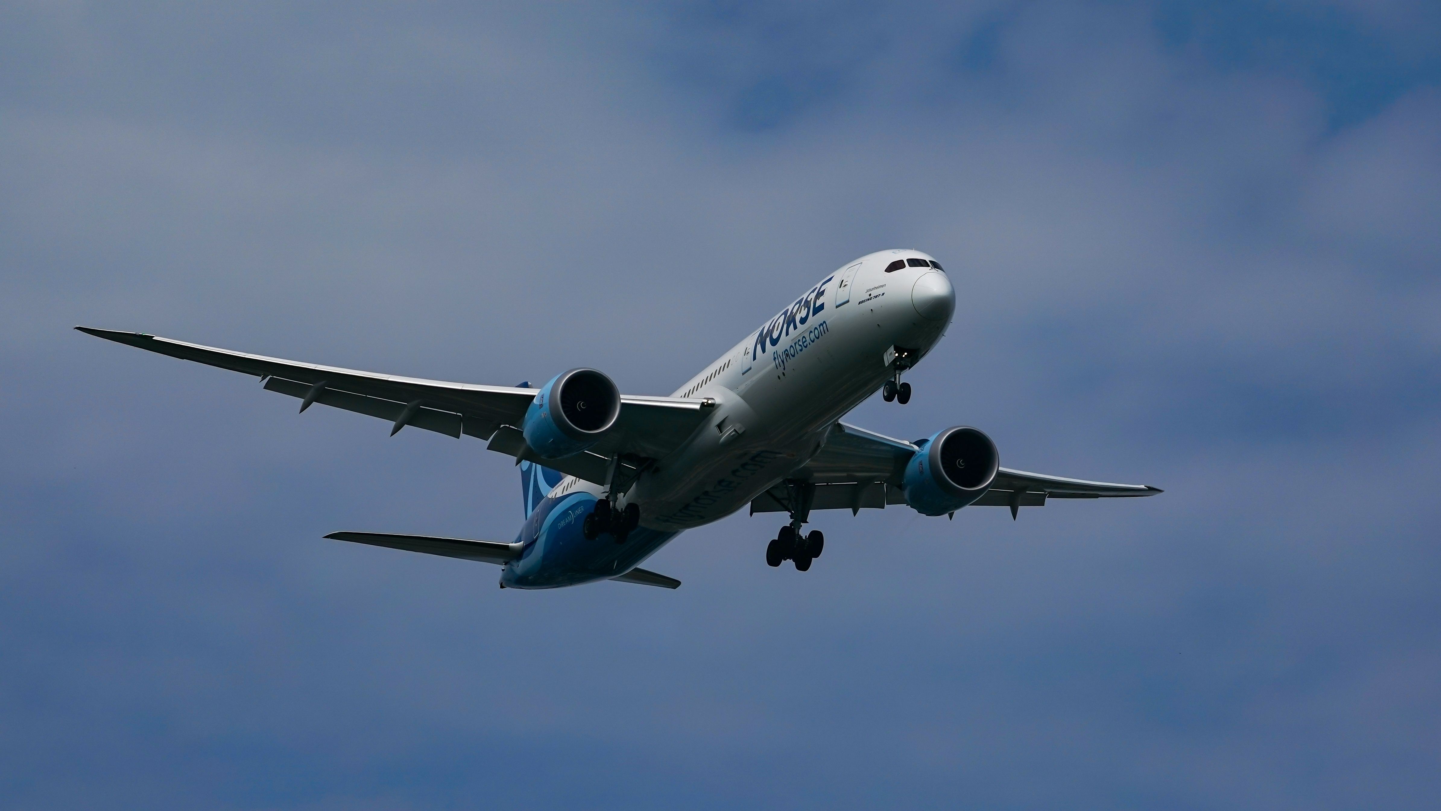 First Boeing 787 Flight To Antarctica Takes Off From Cape Town
