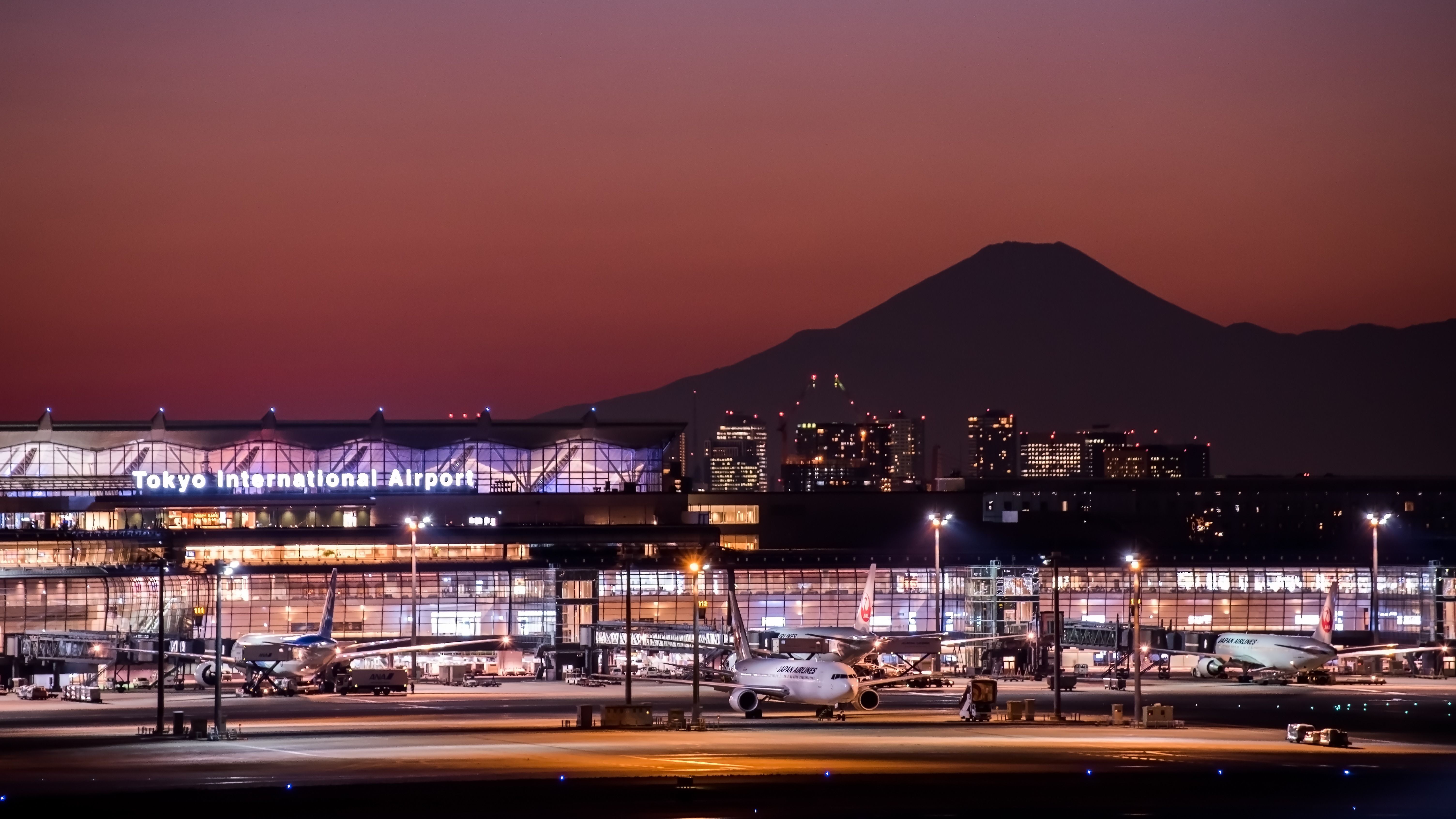 Runway Reopens At Haneda Airport Following Japan Airlines Airbus A350 ...