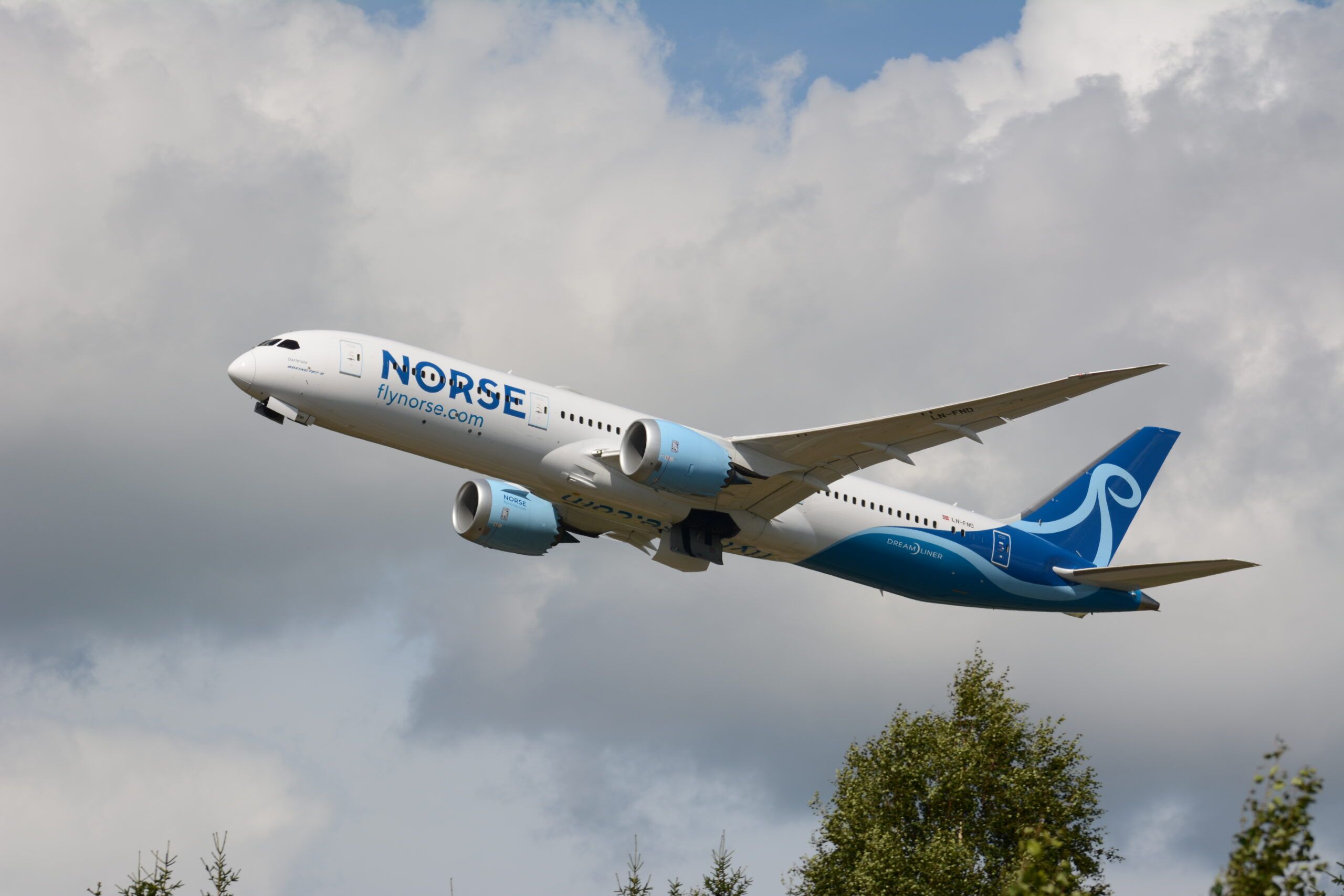 London-Bound Norse Atlantic Boeing 787 Suffers Cracked Windshield
