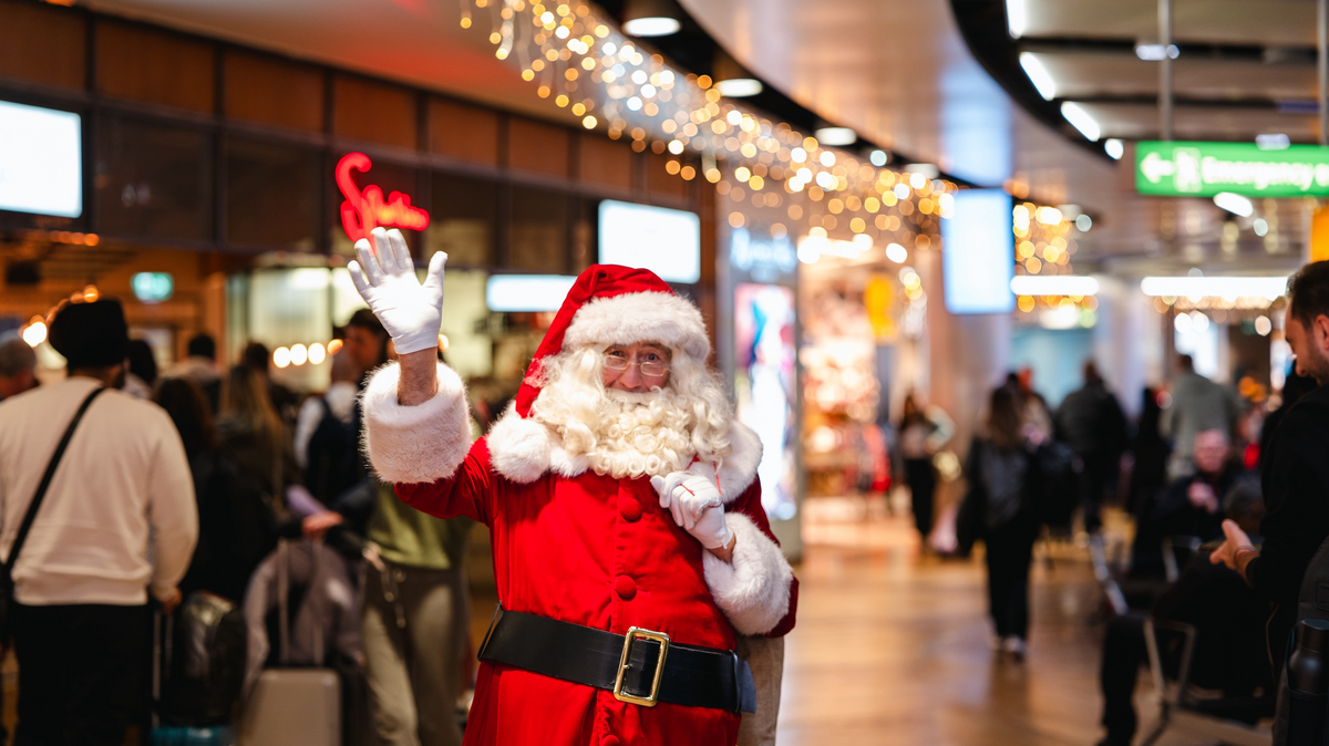 Heathrow Holidays: 5 Festive Things To Spot At The London Airport This ...