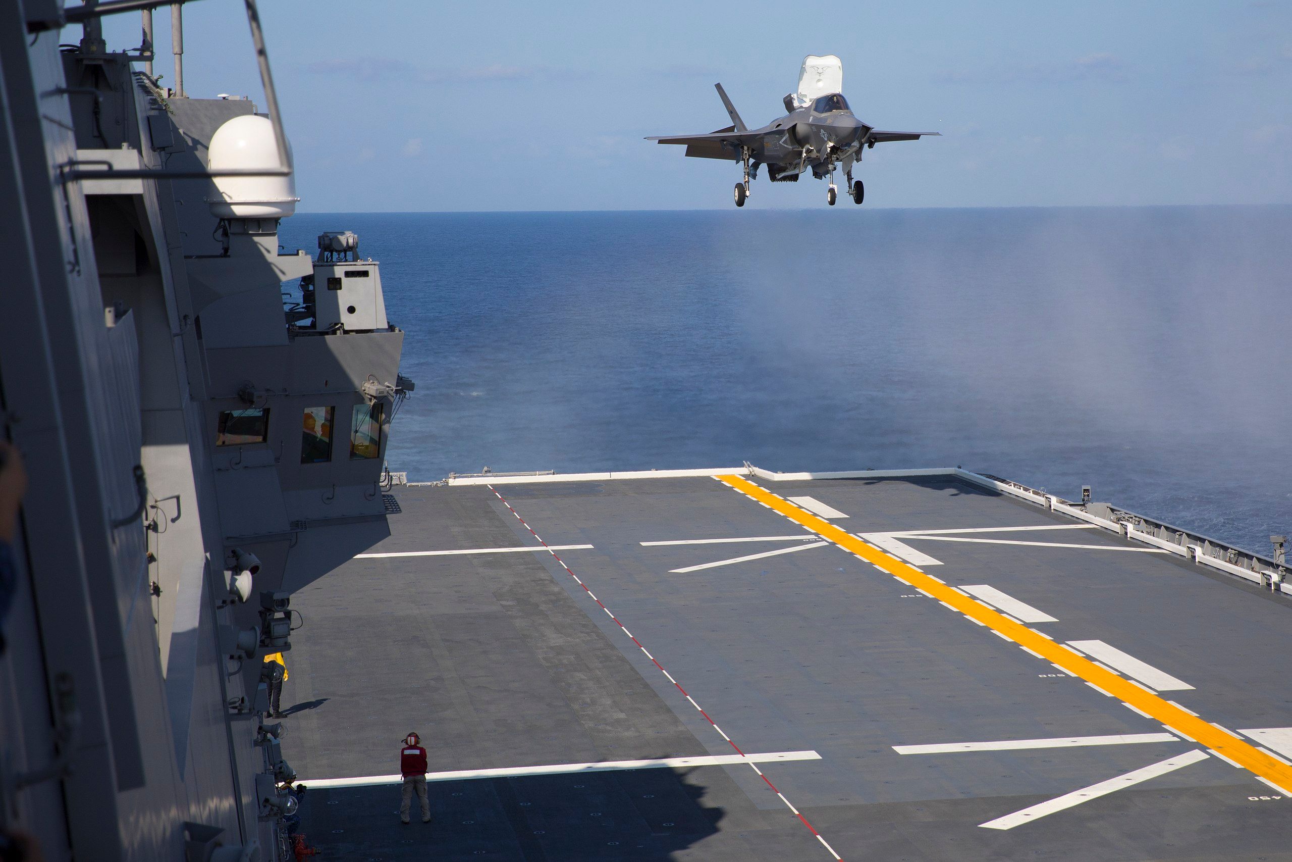 Aircraft Carrier Takeoffs & Landings: 5 Fun Facts