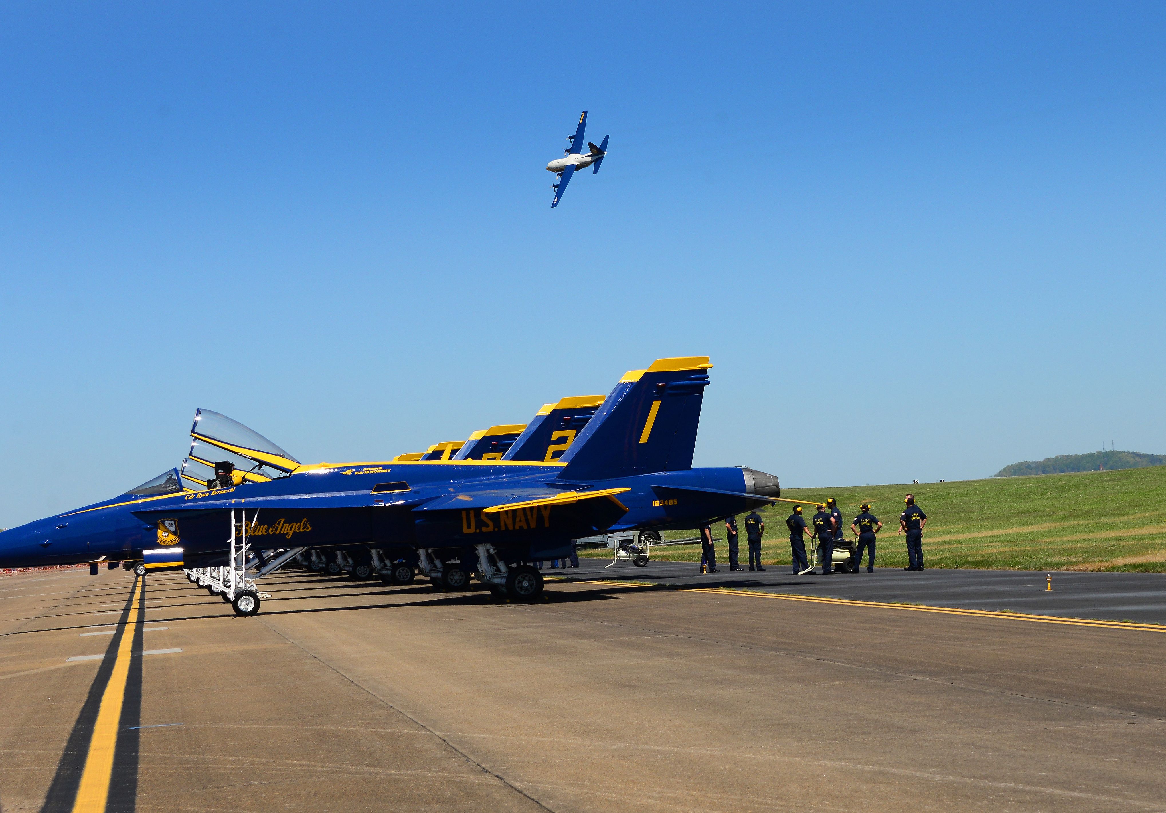 How Are Blue Angels Planes Modified For Air Displays?