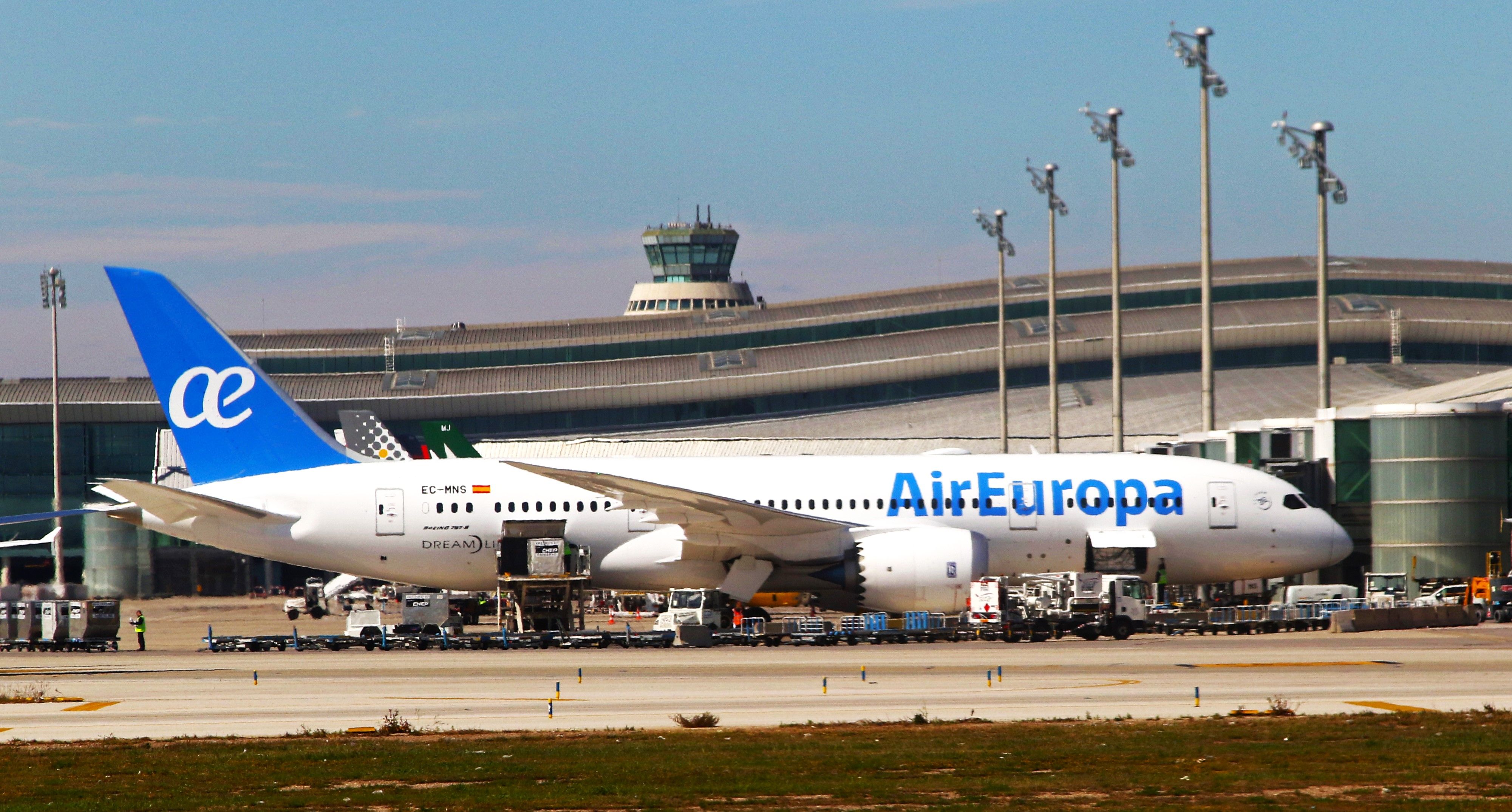 Air Europa Nicknames Boeing 787 After Luis Fonsi Song