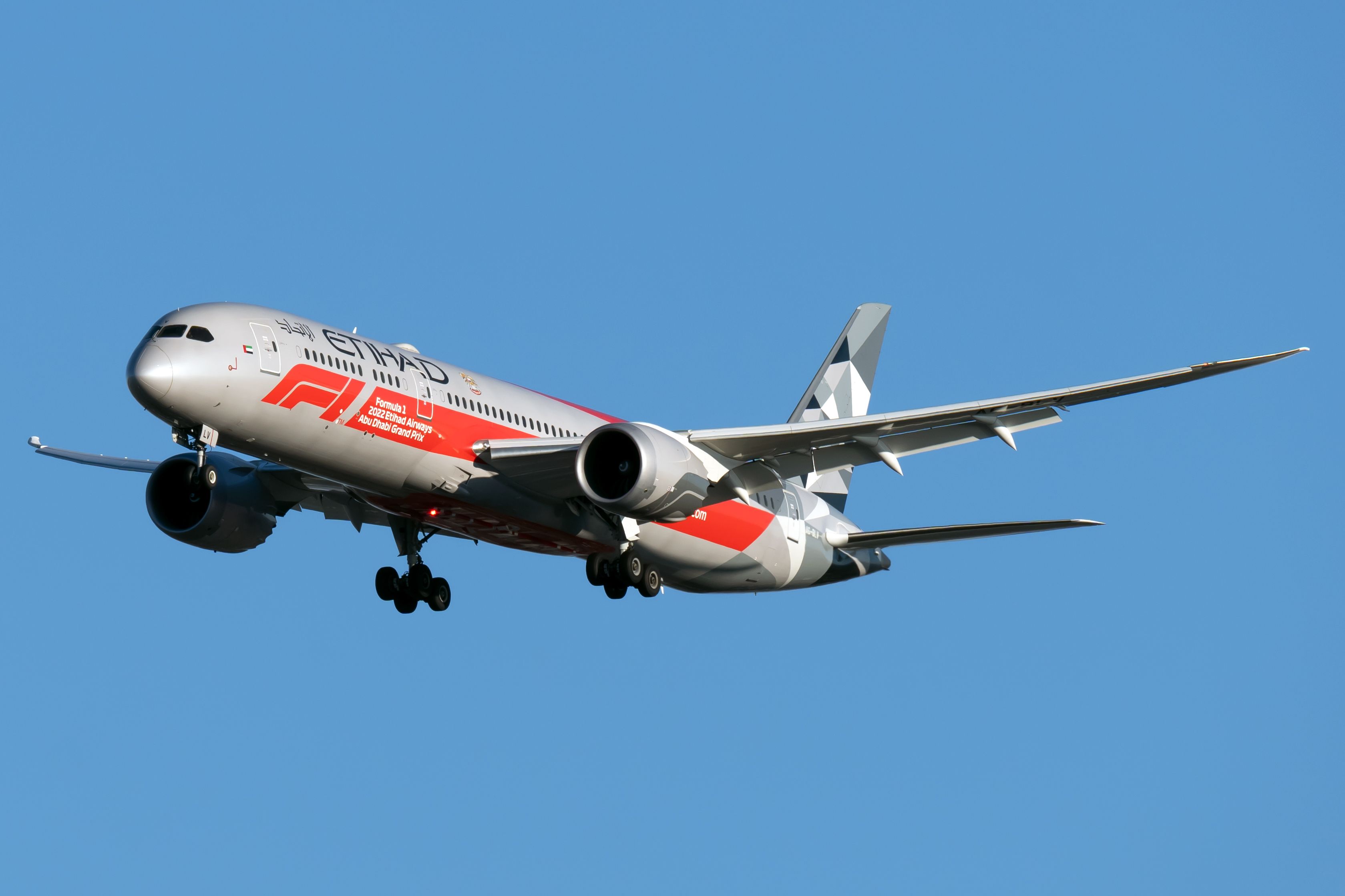 Etihad Airways Launches New Cadet Pilot Scholarship Program For Staff