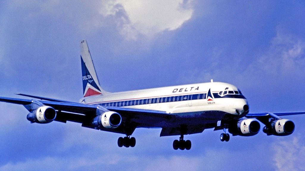 The DC-8: The 1st Douglas Jetpowered Passenger Plane